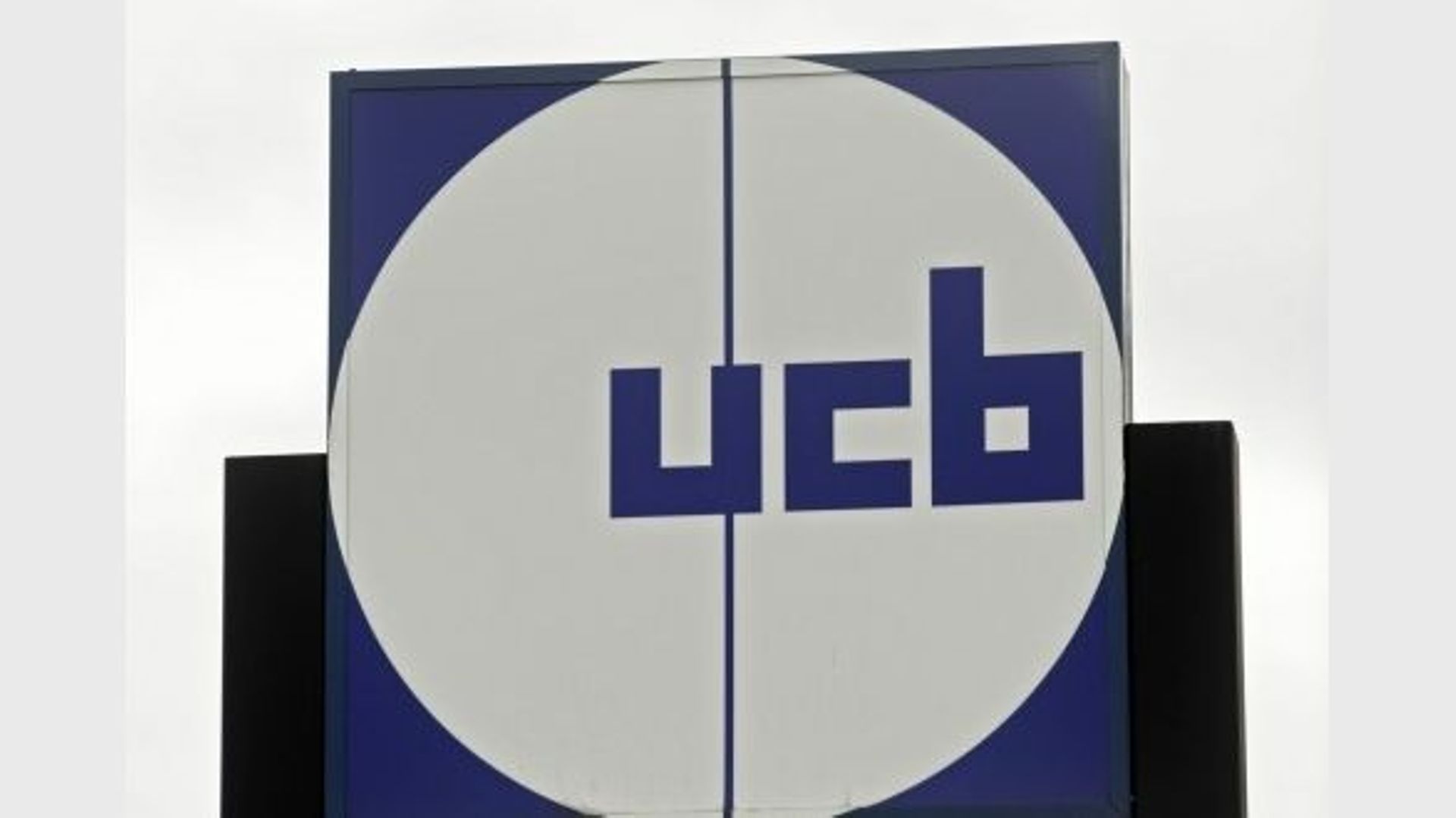 UCB : non à la reprise du travail chez les ouvriers - RTBF Actus