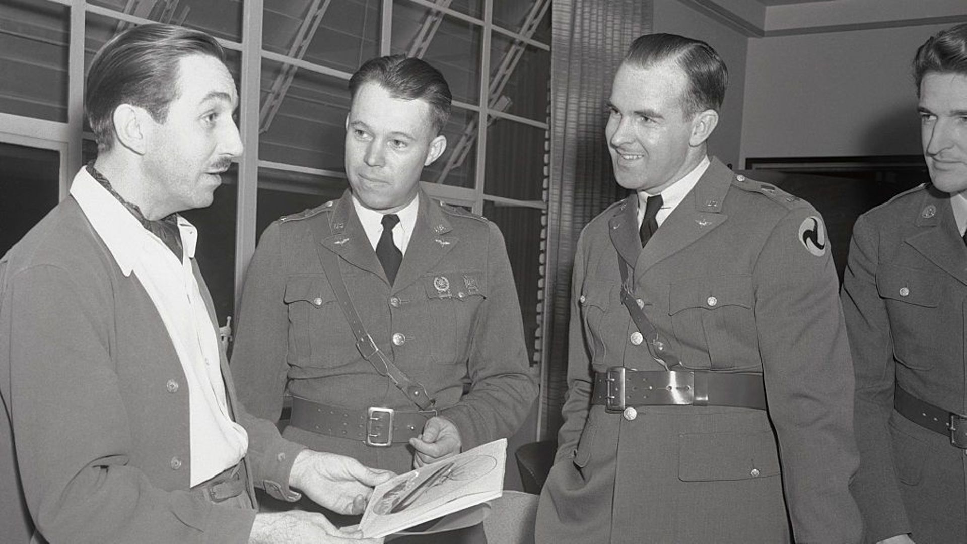 Quand Walt Disney retournait sa veste après avoir affiché ses ...