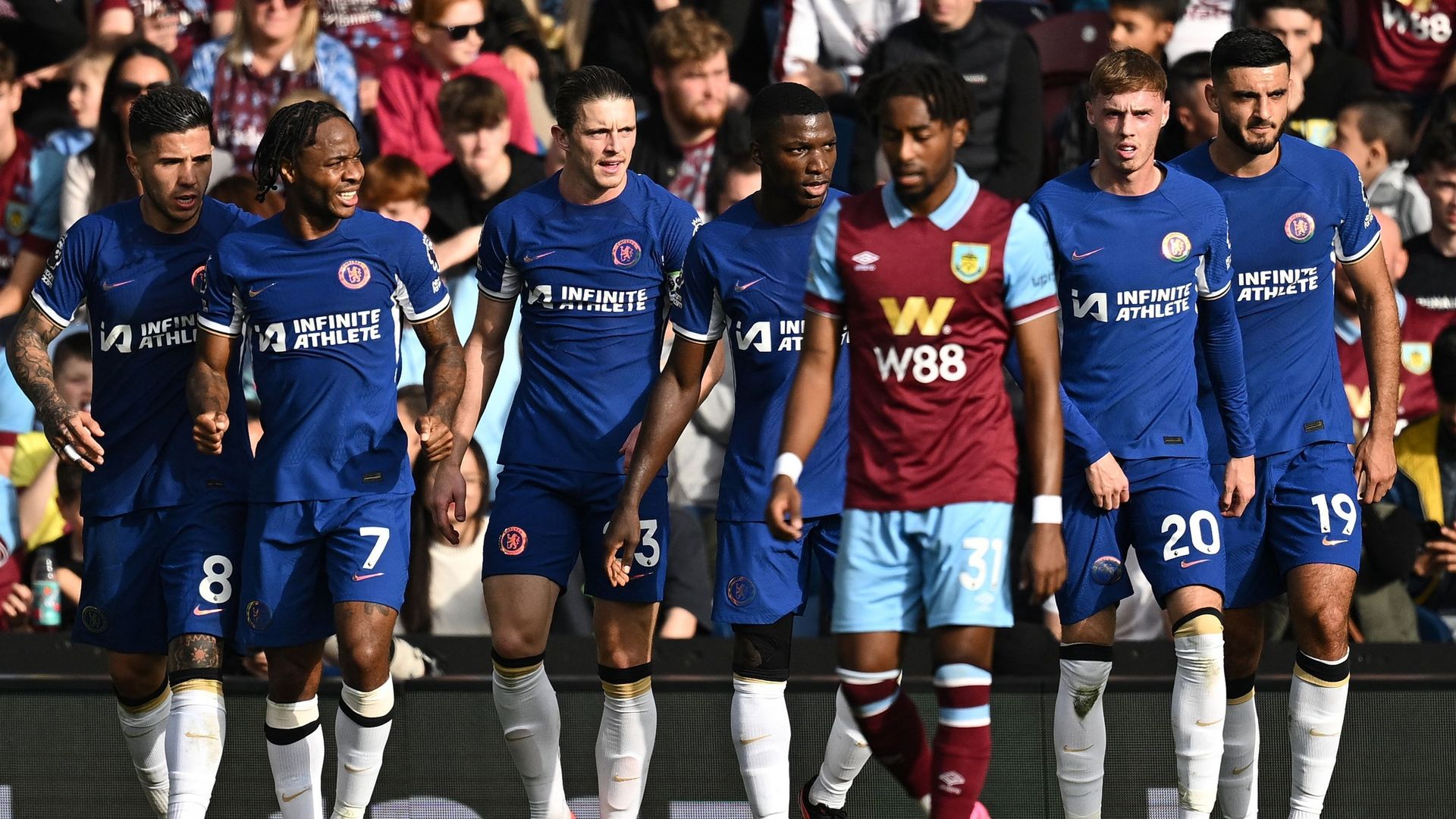 Un auto-but d'Al Dakhil et un penalty concédé : Burnley dilapide son ...