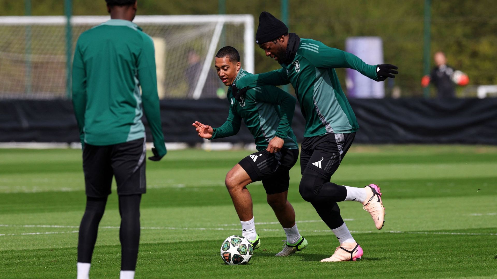 Le PSG efface Aston Villa après un festival de beaux buts, Youri ...