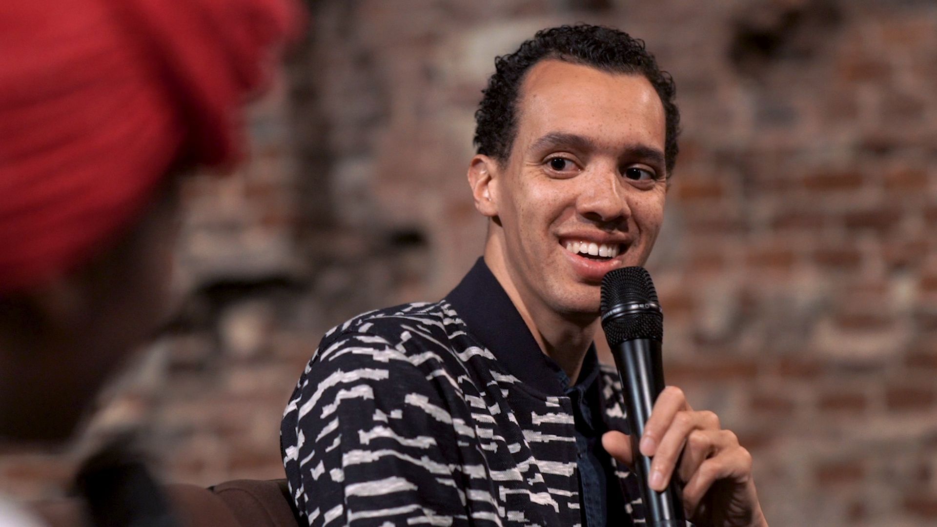 Gaël Faye / 'Avant les artistes, ce qui m'inspire dans le hip-hop c'est ...