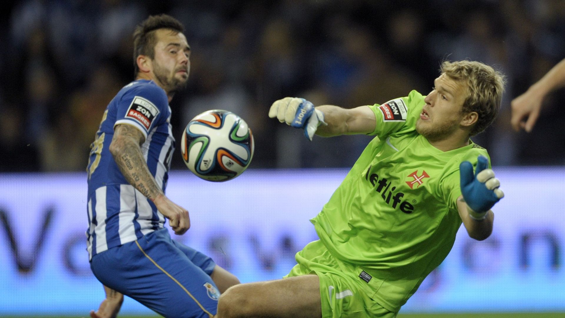 Defour, homme du match, ne cesse de progresser avec Porto - rtbf.be