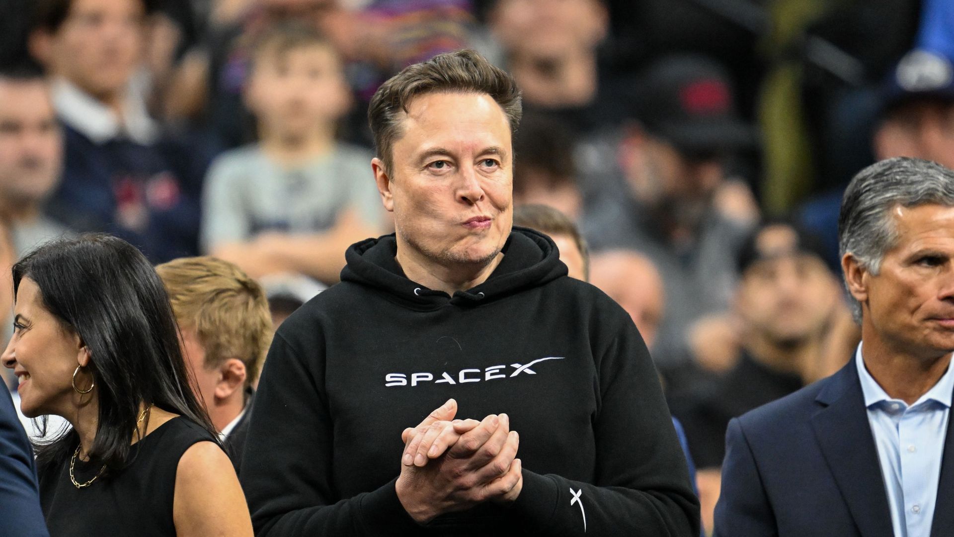 'C’est une grosse merde' : Vivian Wilson, fille d’Elon Musk, détruit la ...