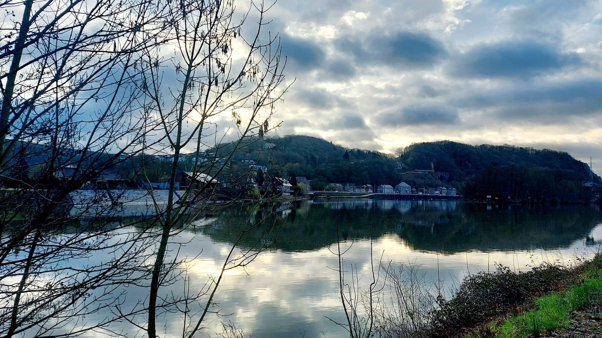 Météo en Belgique : 2024 commencera sous la grisaille et la pluie avant ...