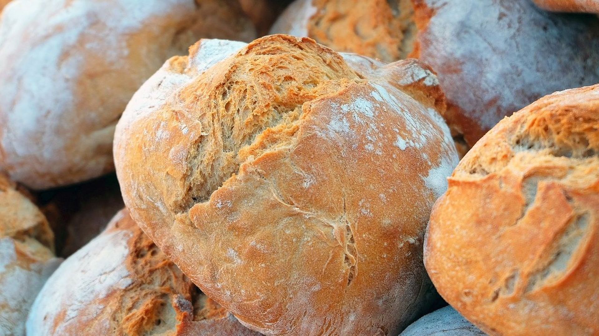 Le pain maison: Avantages, conservation et farines - RTBF Actus