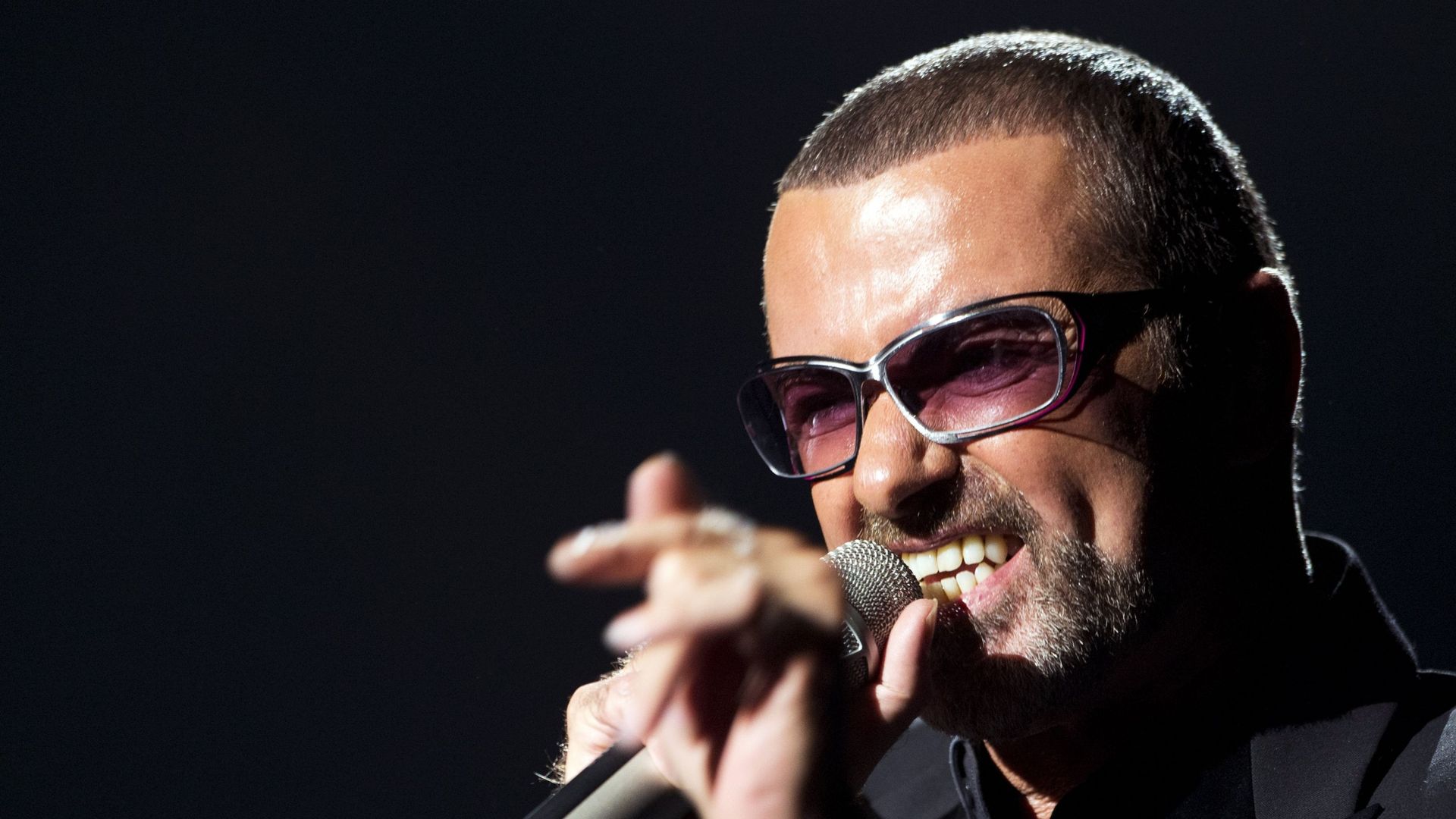 Enquête close pour George Michael, mort de causes naturelles - RTBF Actus
