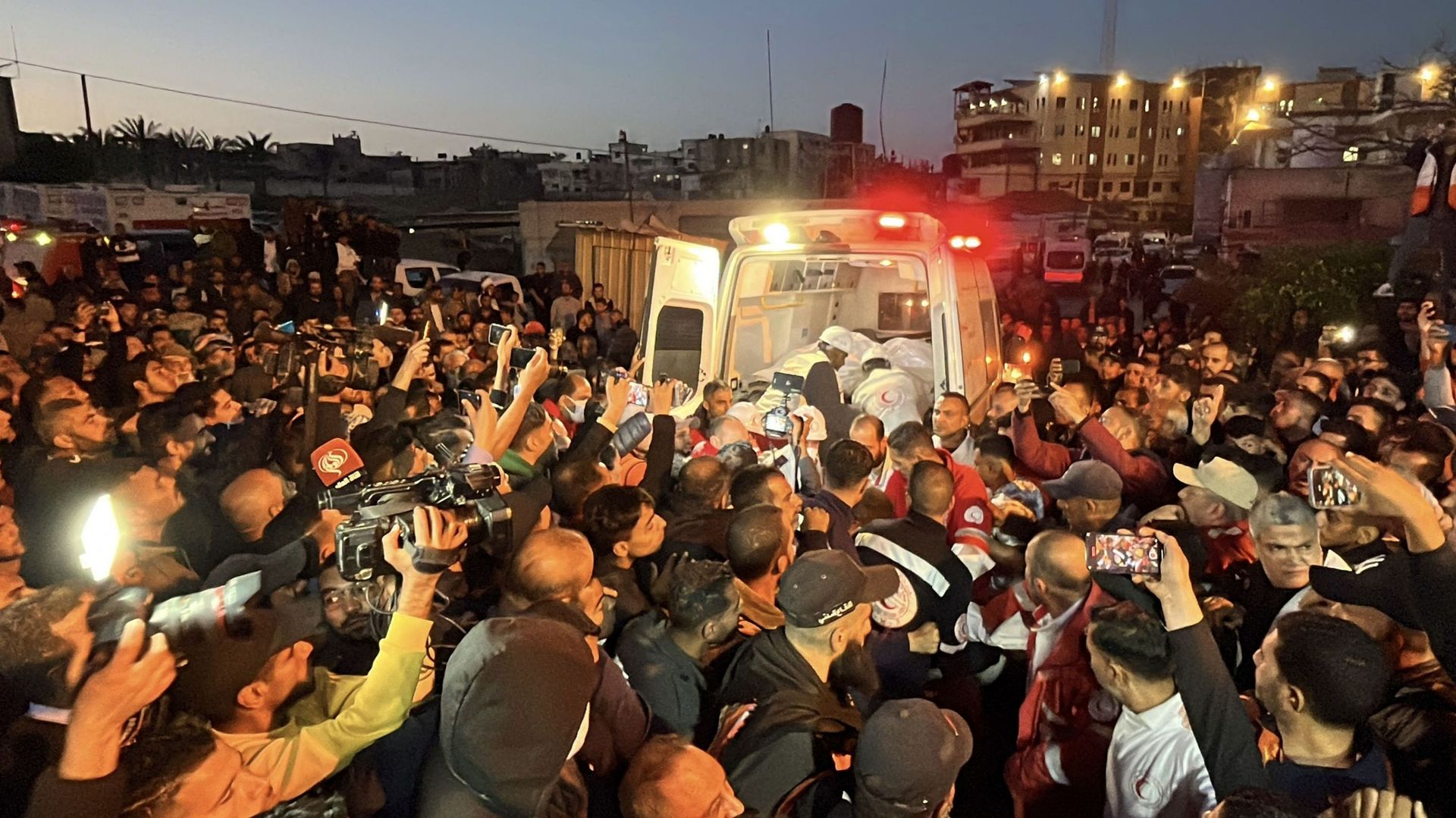 Guerre au Proche-Orient : la 'fosse commune' de secouristes expose une ...