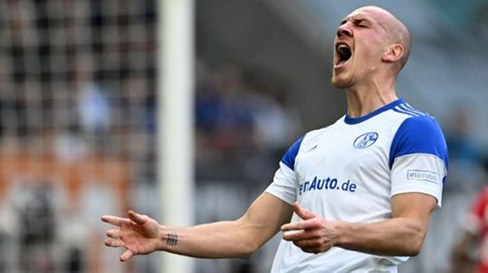 Michael Frey, mis à l'écart par l'Antwerp, se recase à QPR en ...