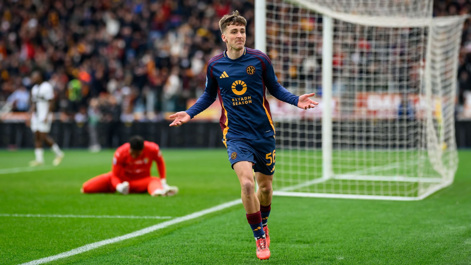 Alexis Saelemaekers buteur, la Roma s’impose face à Côme - RTBF Actus