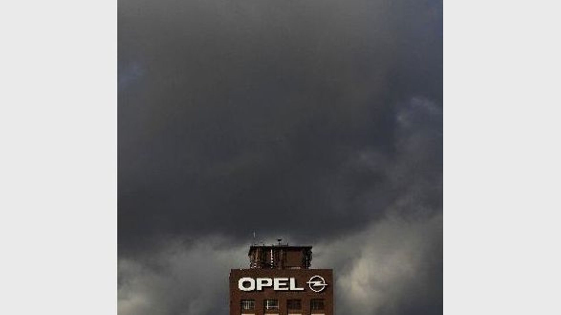 General Motors table sur environ 10.000 suppressions d'emplois chez ...