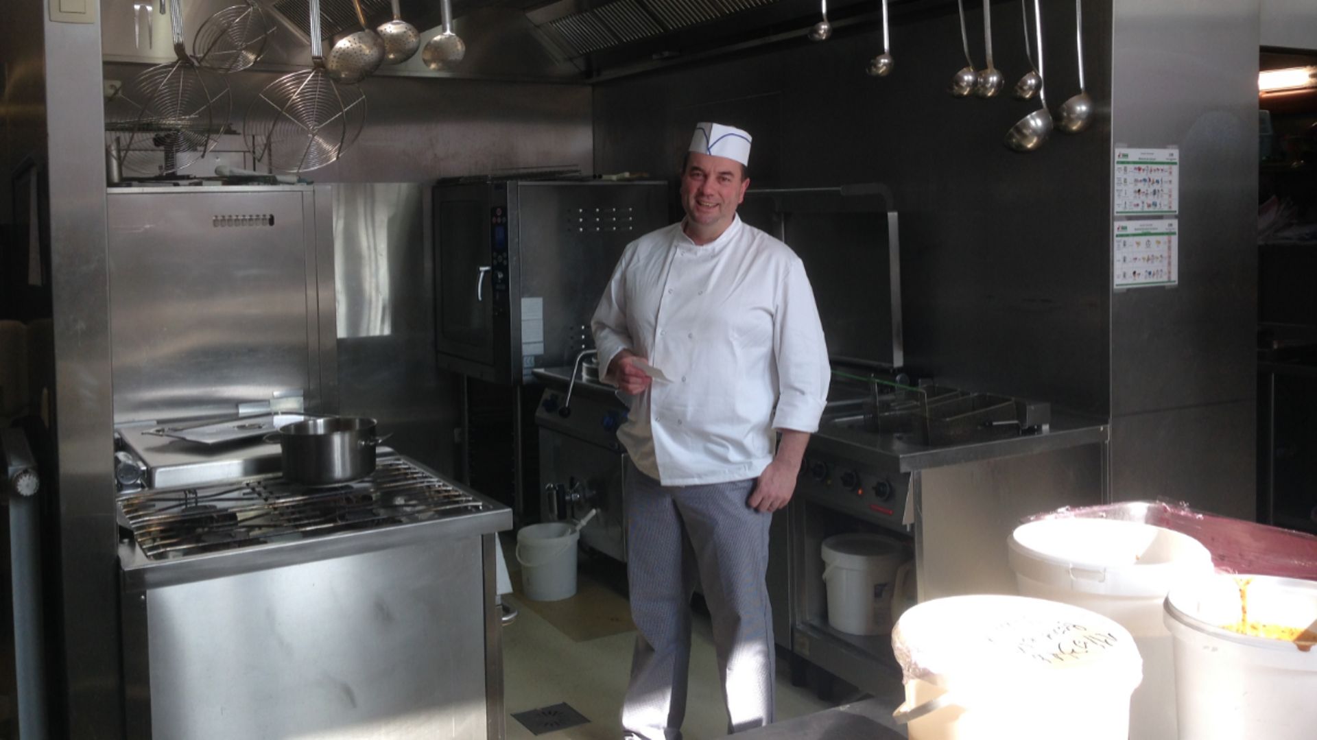 La cuisine du CPAS d'Amay a un nouveau chef - RTBF Actus