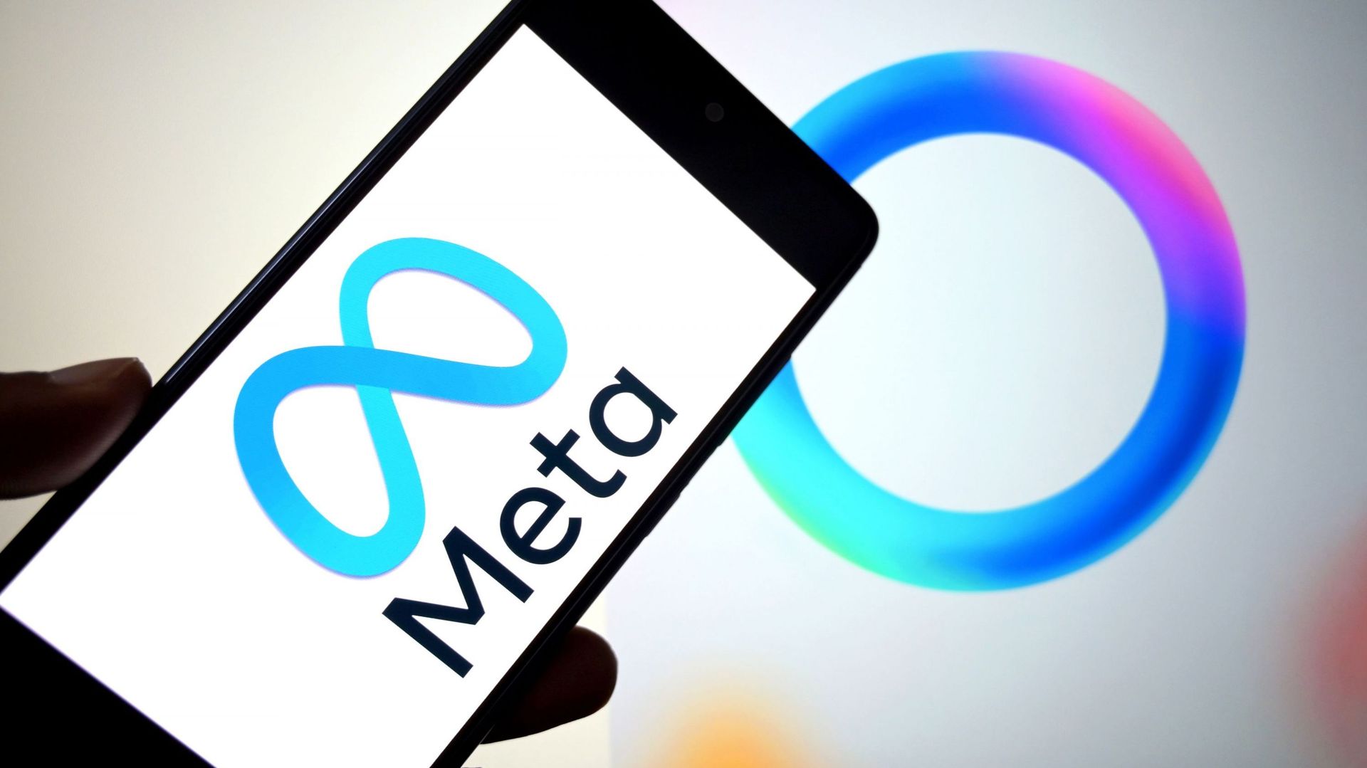 Meta et Mark Zuckerberg s'invitent dans la défense américaine - RTBF Actus