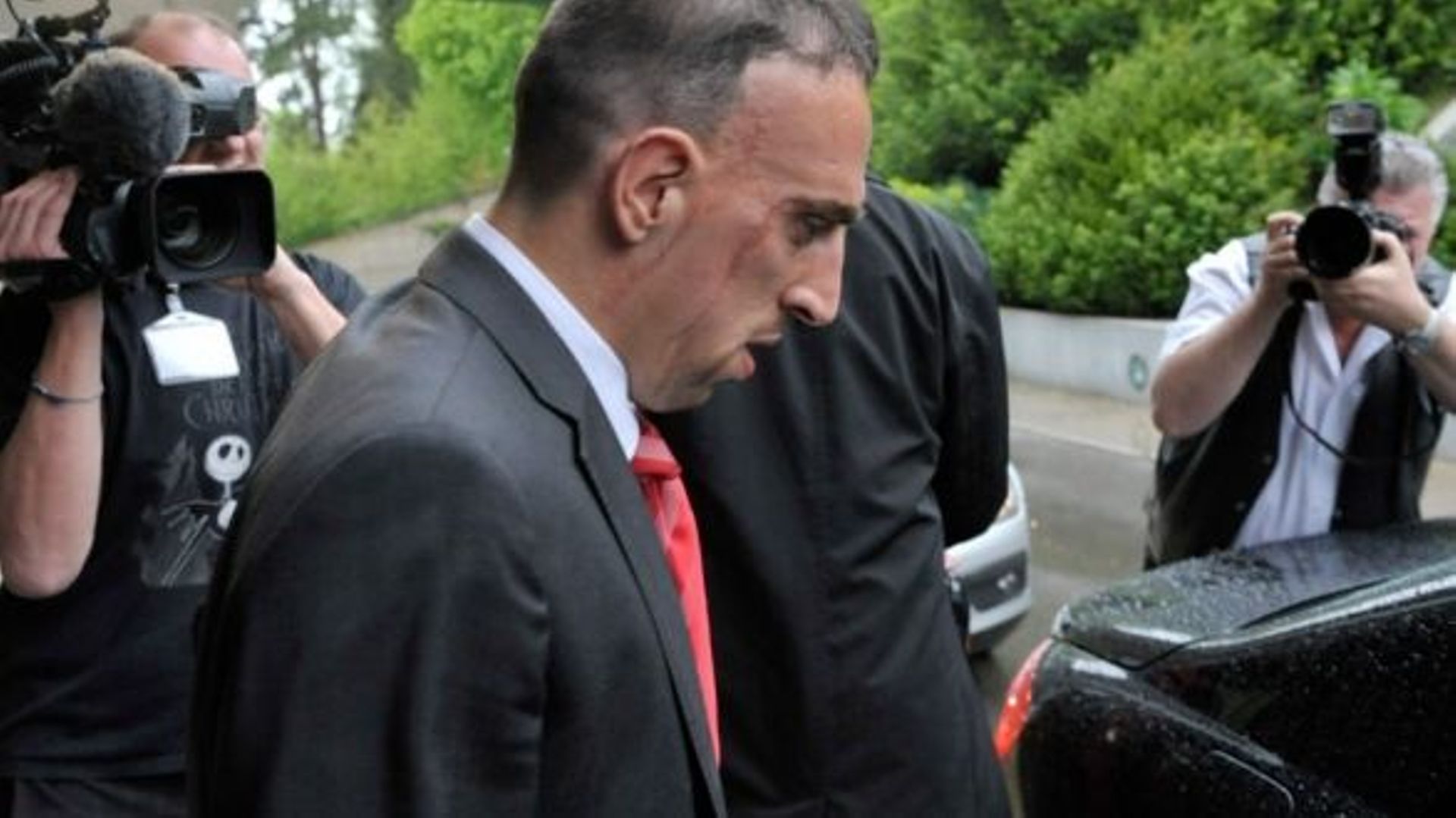 F. Ribéry et K. Benzema en garde à vue - RTBF Actus