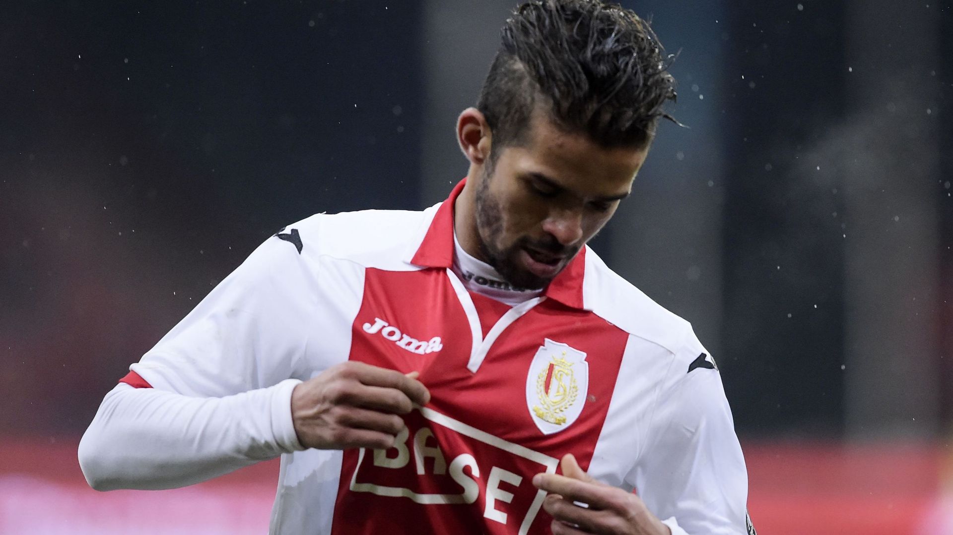 Mehdi Carcela poursuit son tour d'Europe en Grèce, à l'Olympiacos - rtbf.be