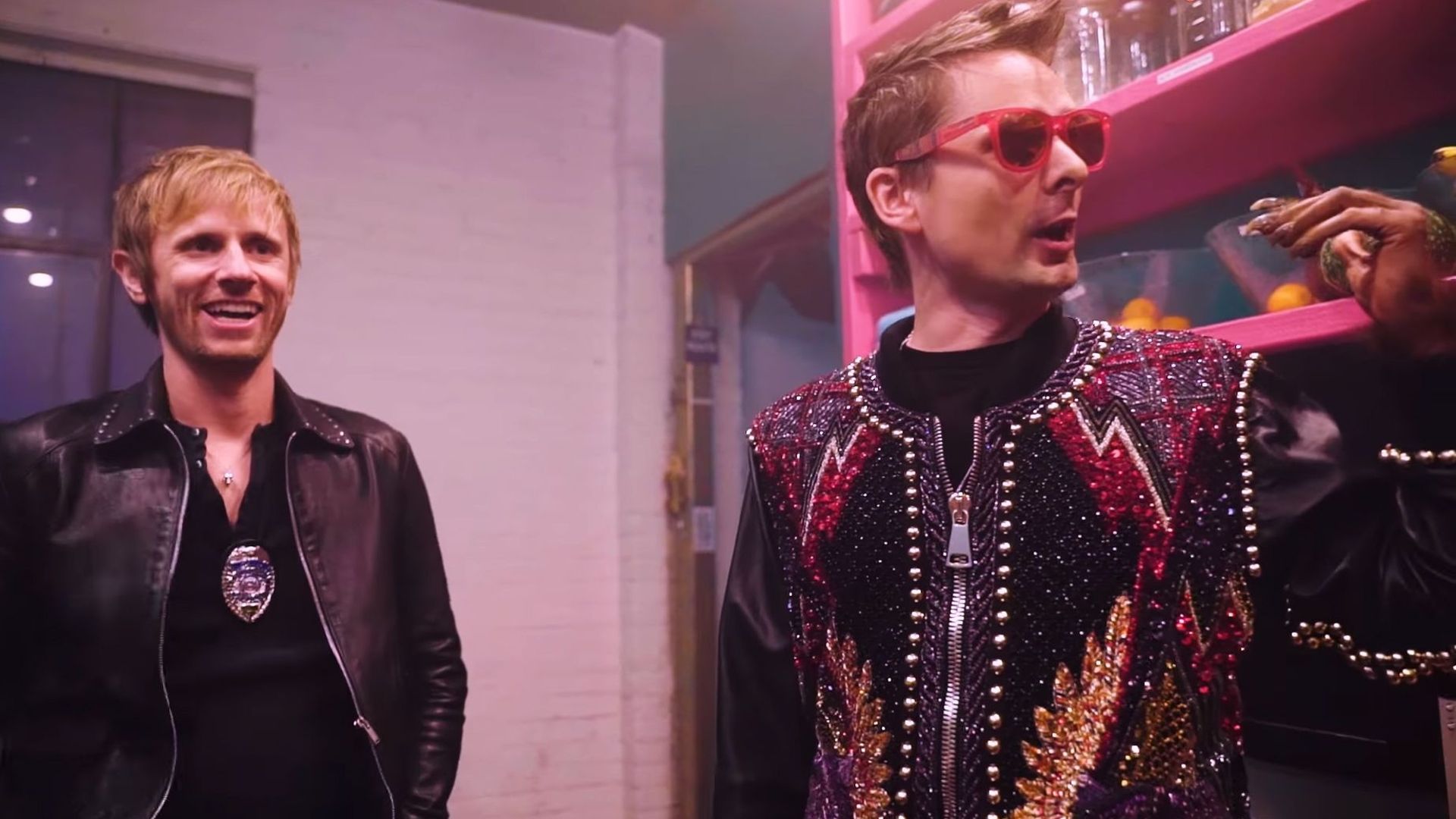 Vidéo: version live officielle de 'Dig Down', le nouveau Muse - RTBF Actus