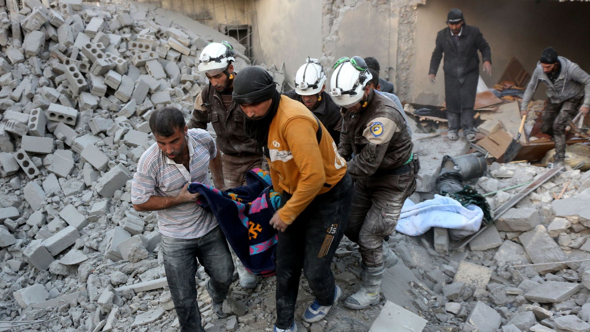 À Alep, la 'course contre la montre' pour éviter une catastrophe ...