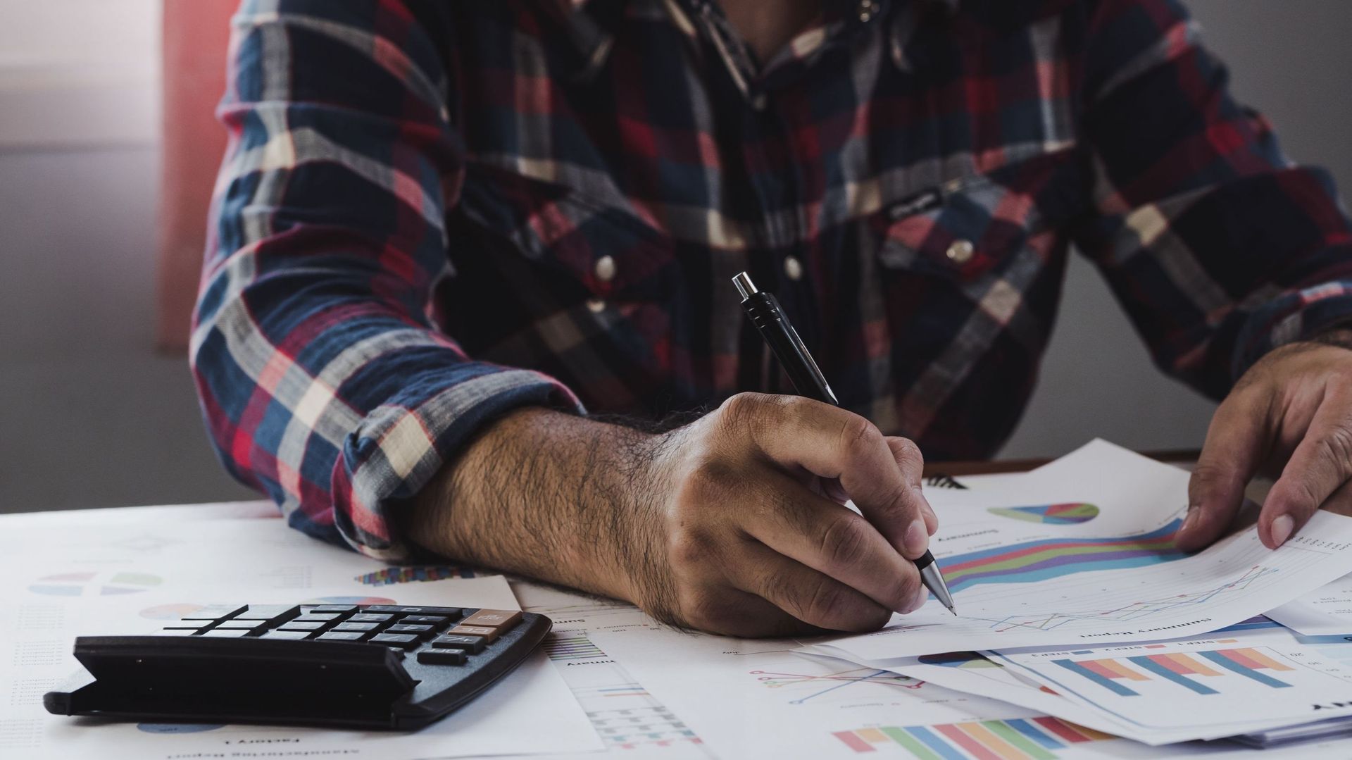 Réforme des allocations de chômage : 'Certains vont déjà être exclus après un an' - RTBF Actus