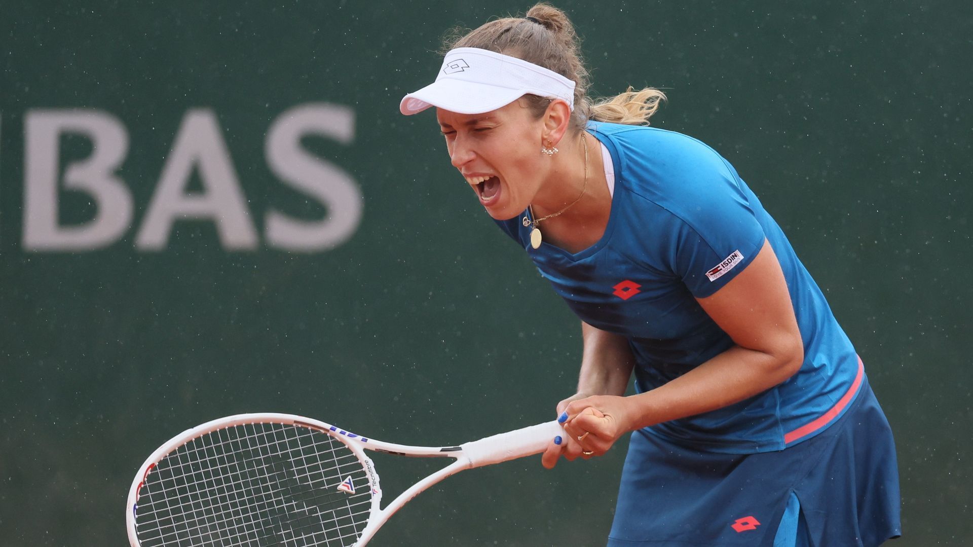Roland-Garros : Elise Mertens s’impose face à Maria Lourdes Carle et ...