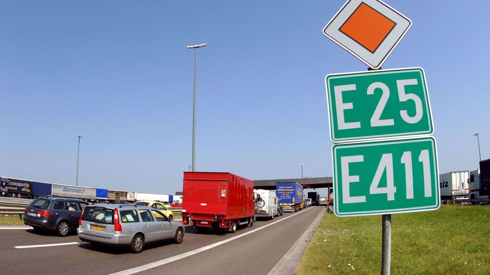 Accident sur la E411 à Wellin : l'autoroute rouverte à la circulation ...