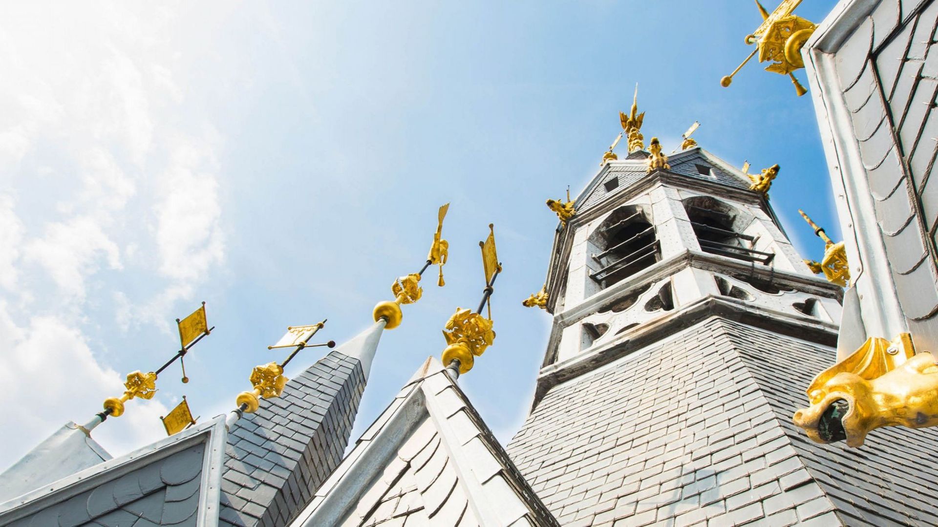 Brel, Aznavour, Hallyday… Choississez ce que le carillon de Mons ...