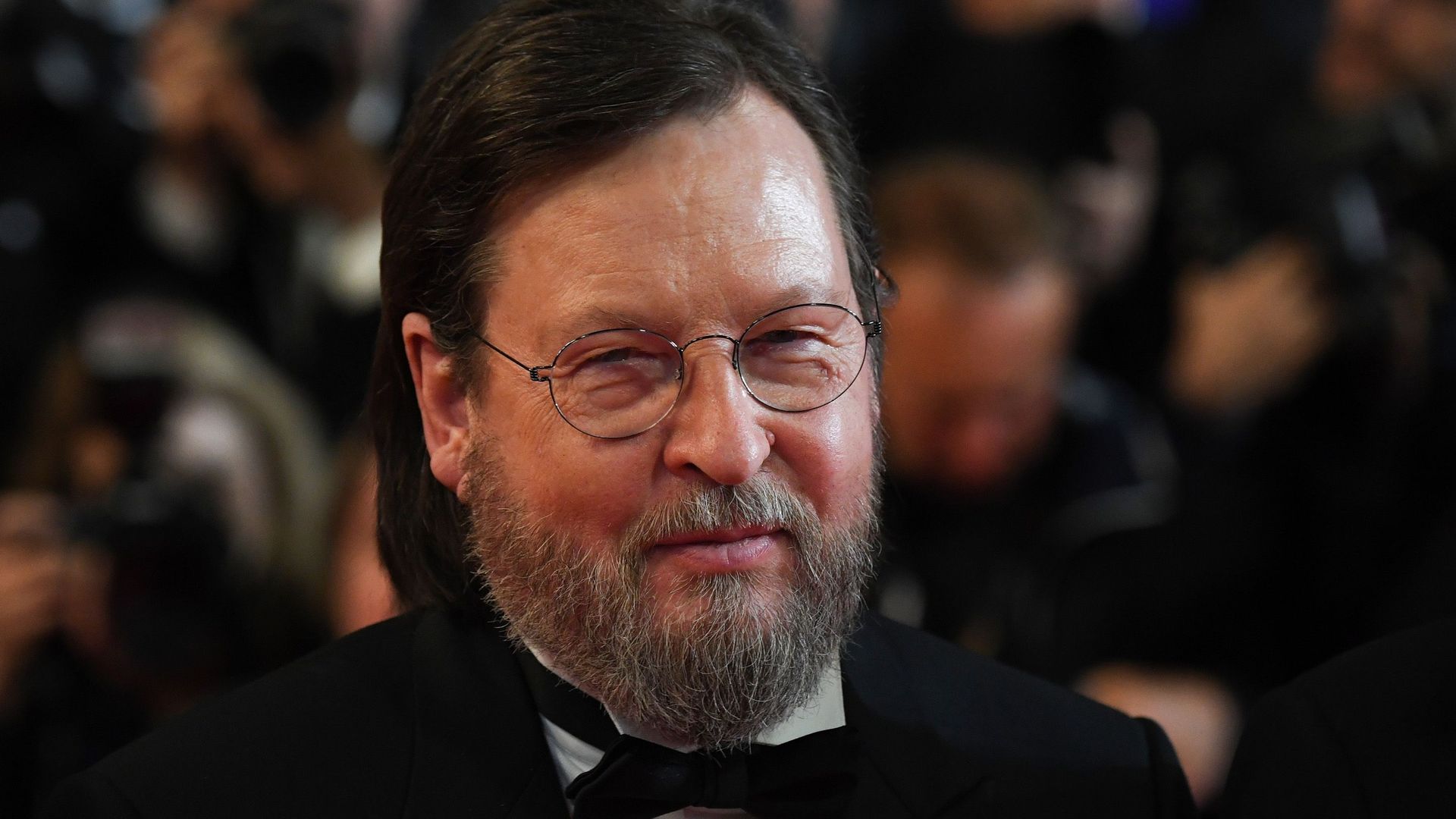 Lars von Trier passe devant la caméra - RTBF Actus