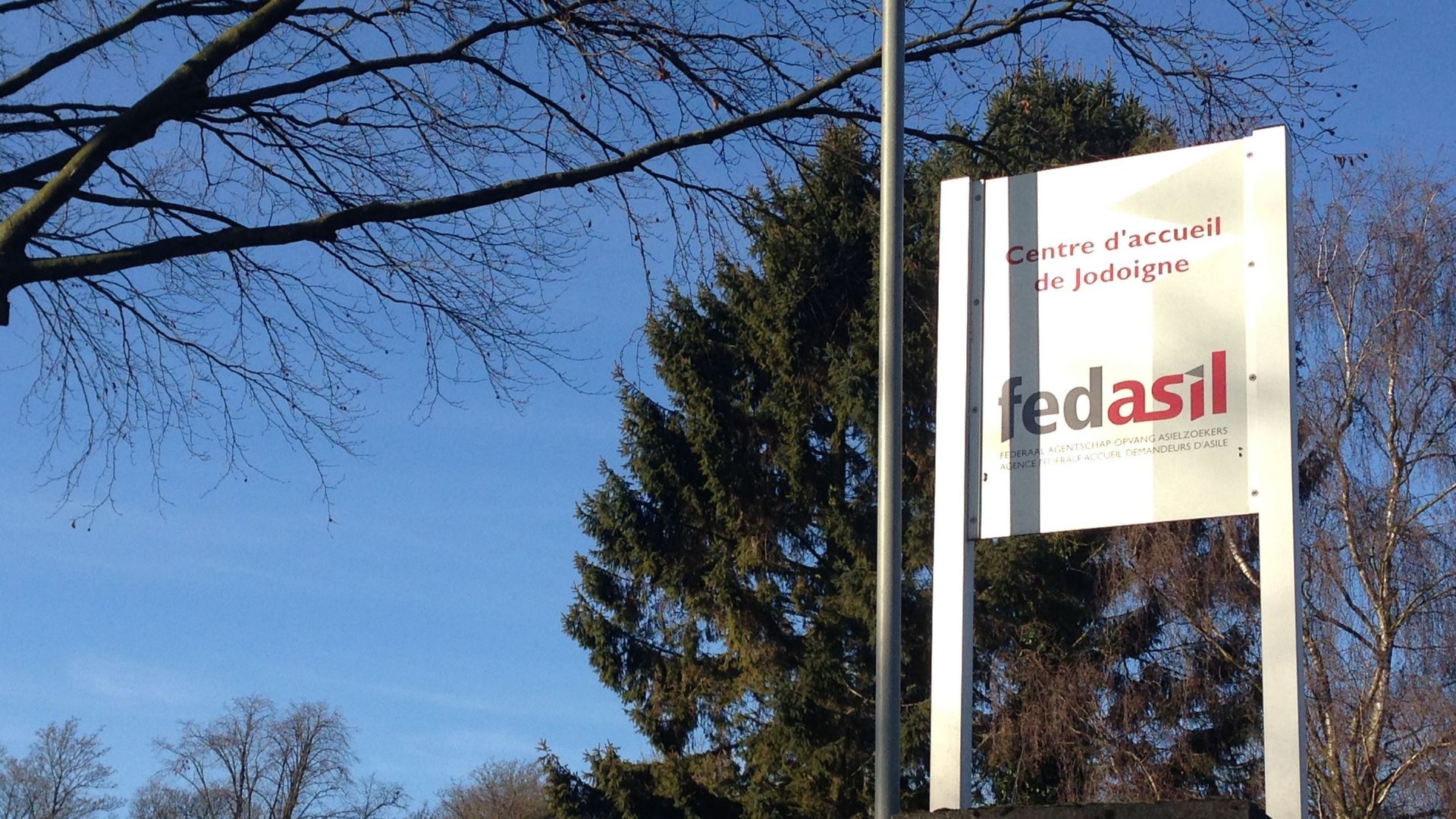 Jodoigne: demandes d'asile en baisse mais centre Fedasil saturé - RTBF ...