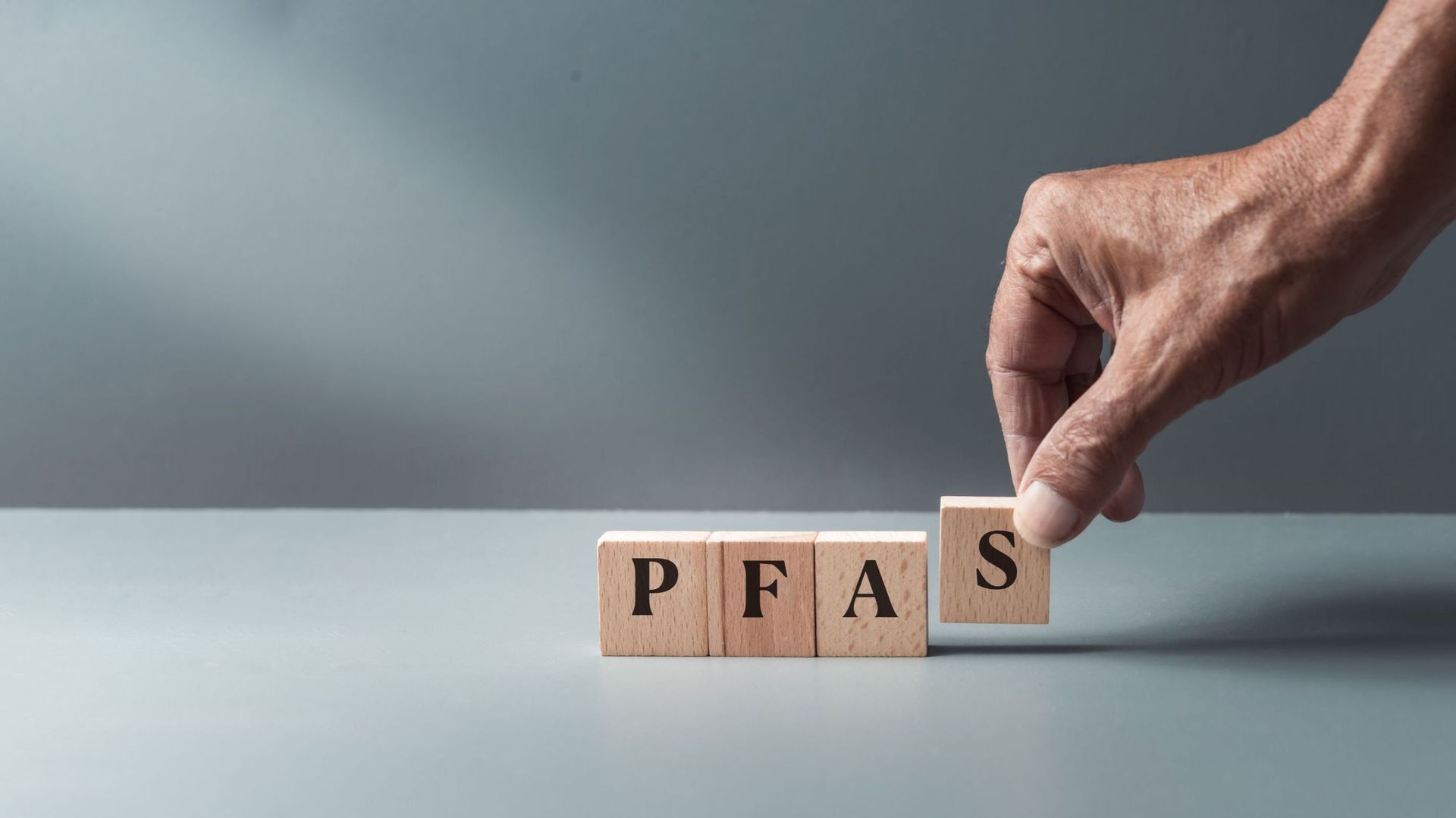 PFAS : les niveaux de TFA grimpent, en toute discrétion, dans les eaux ...