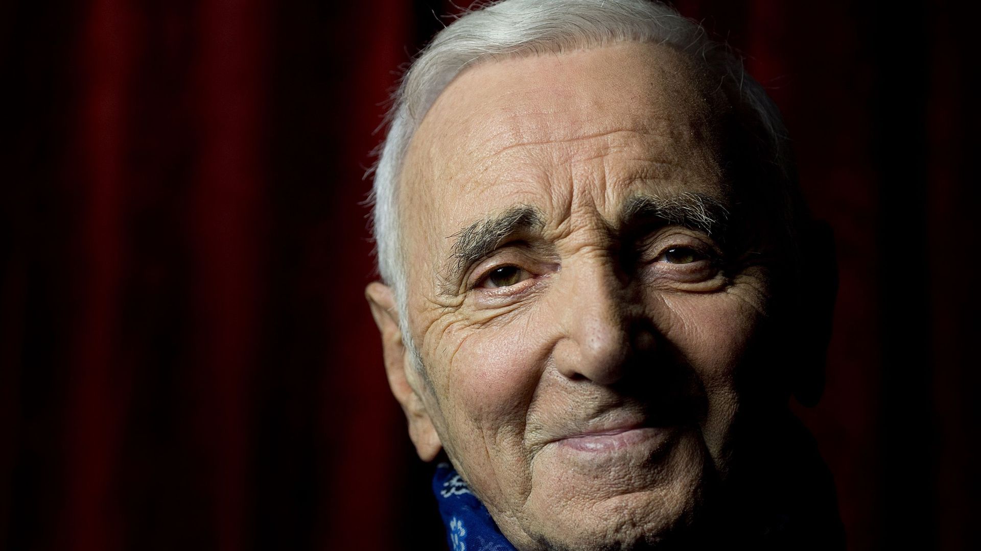 Charles Aznavour fait commandeur de l'Ordre de la couronne - RTBF Actus