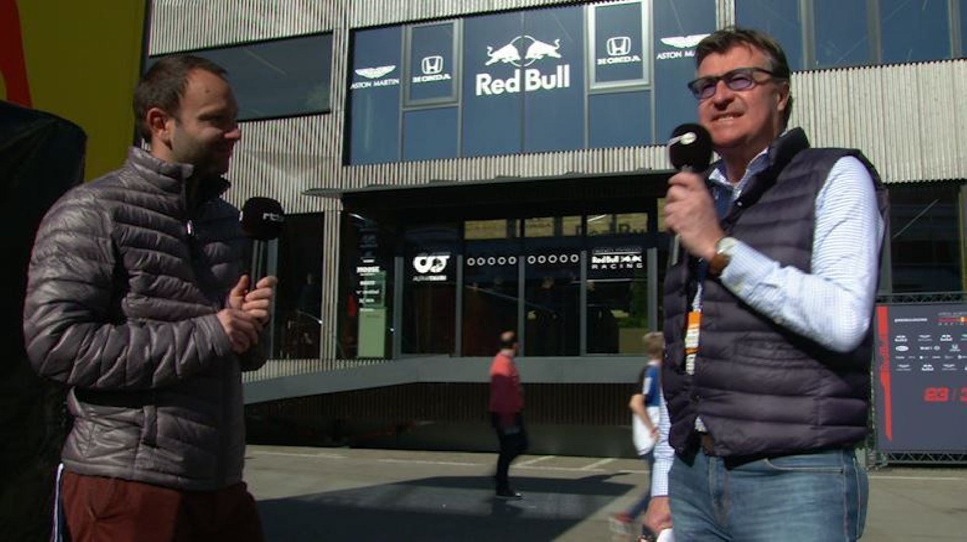 Quand le cameraman de la RTBF - ou plutôt sa quinte de toux ...