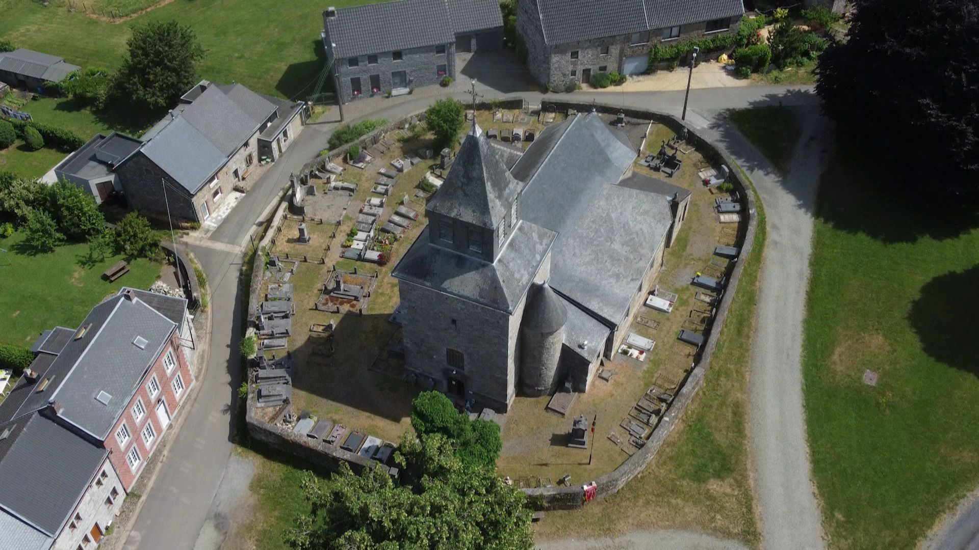 Perles d'été : la légende de la Louve de Forêt-Village - RTBF Actus