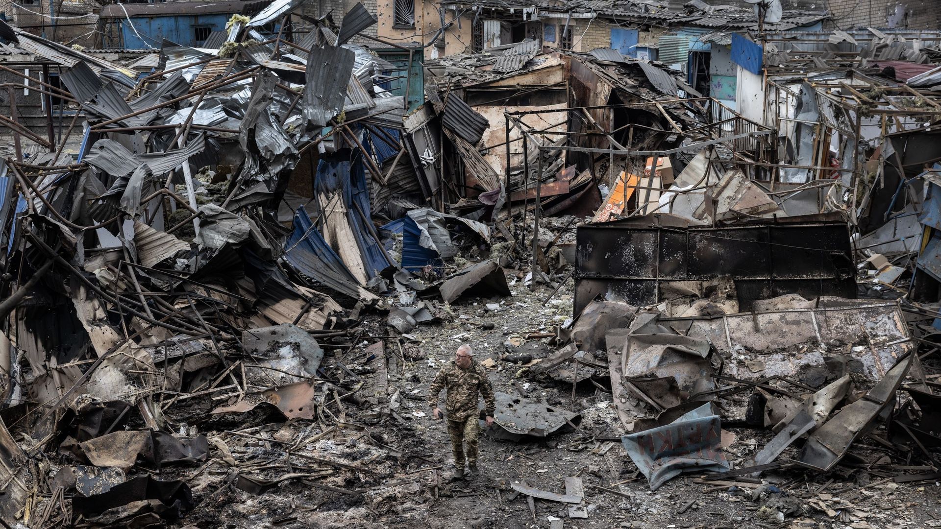 Guerre en Ukraine : Vladimir Poutine ordonne à son armée de 'libérer complètement' la région ...