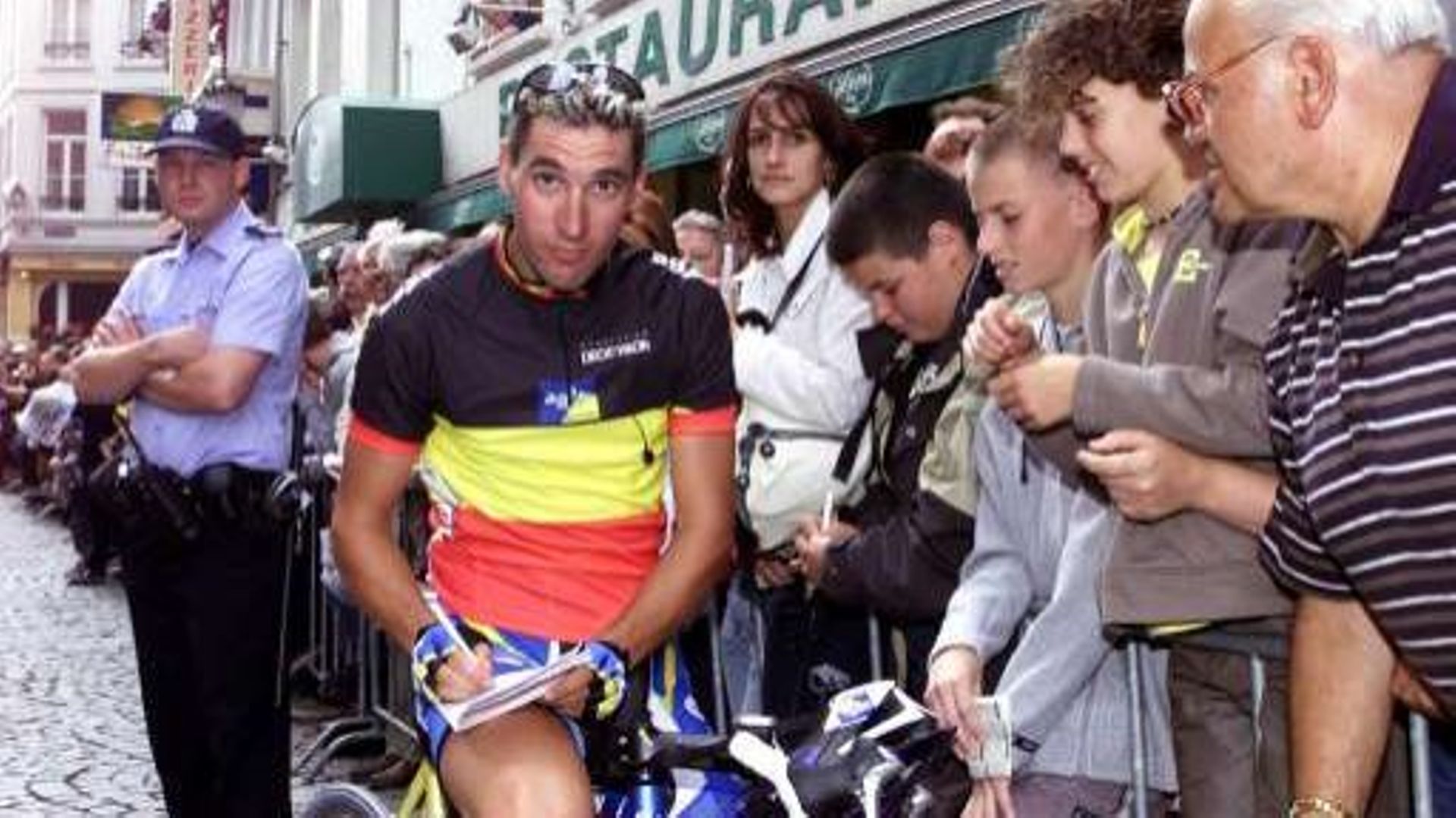 Ludovic Capelle range son vélo - RTBF Actus