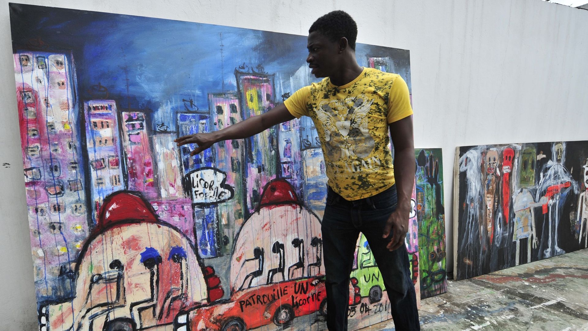 Côte d'Ivoire: le peintre Aboudia, roi des 'Mogos' - RTBF Actus
