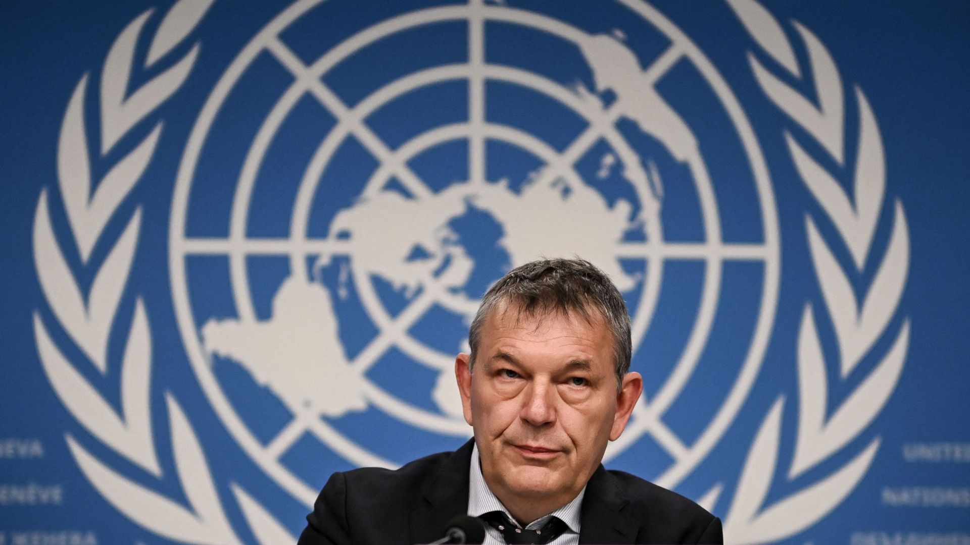 Trump signe un décret pour retirer les Etats-Unis de plusieurs ...