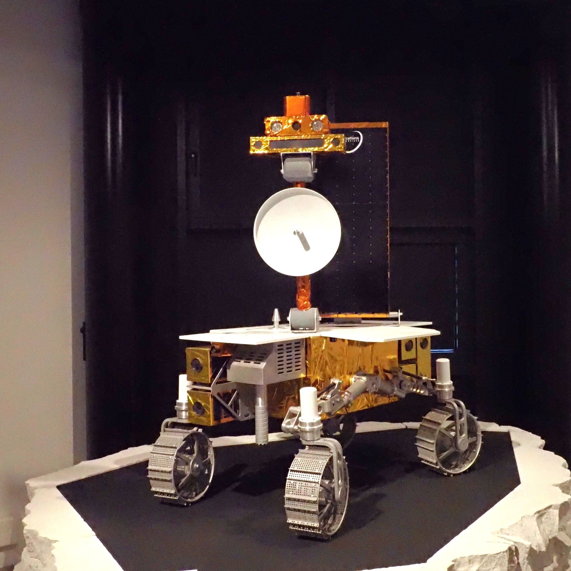 Stellar Scape : la nouvelle conquête spatiale au Pavillon à la citadelle de Namur - RTBF Actus