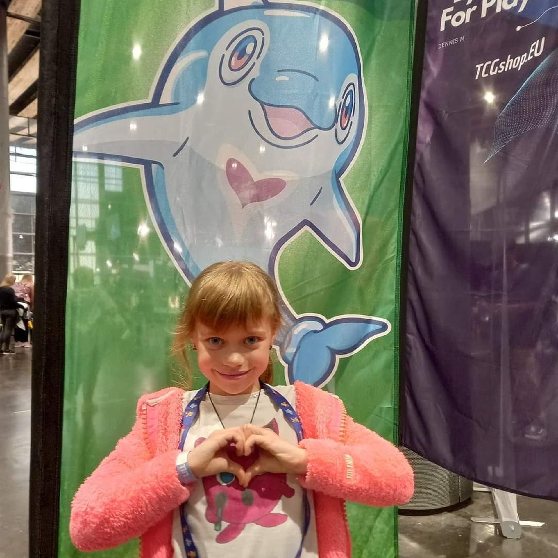 Elise, 9 ans, de Hannut, qualifiée aux Championnats du Monde de Pokémon ...