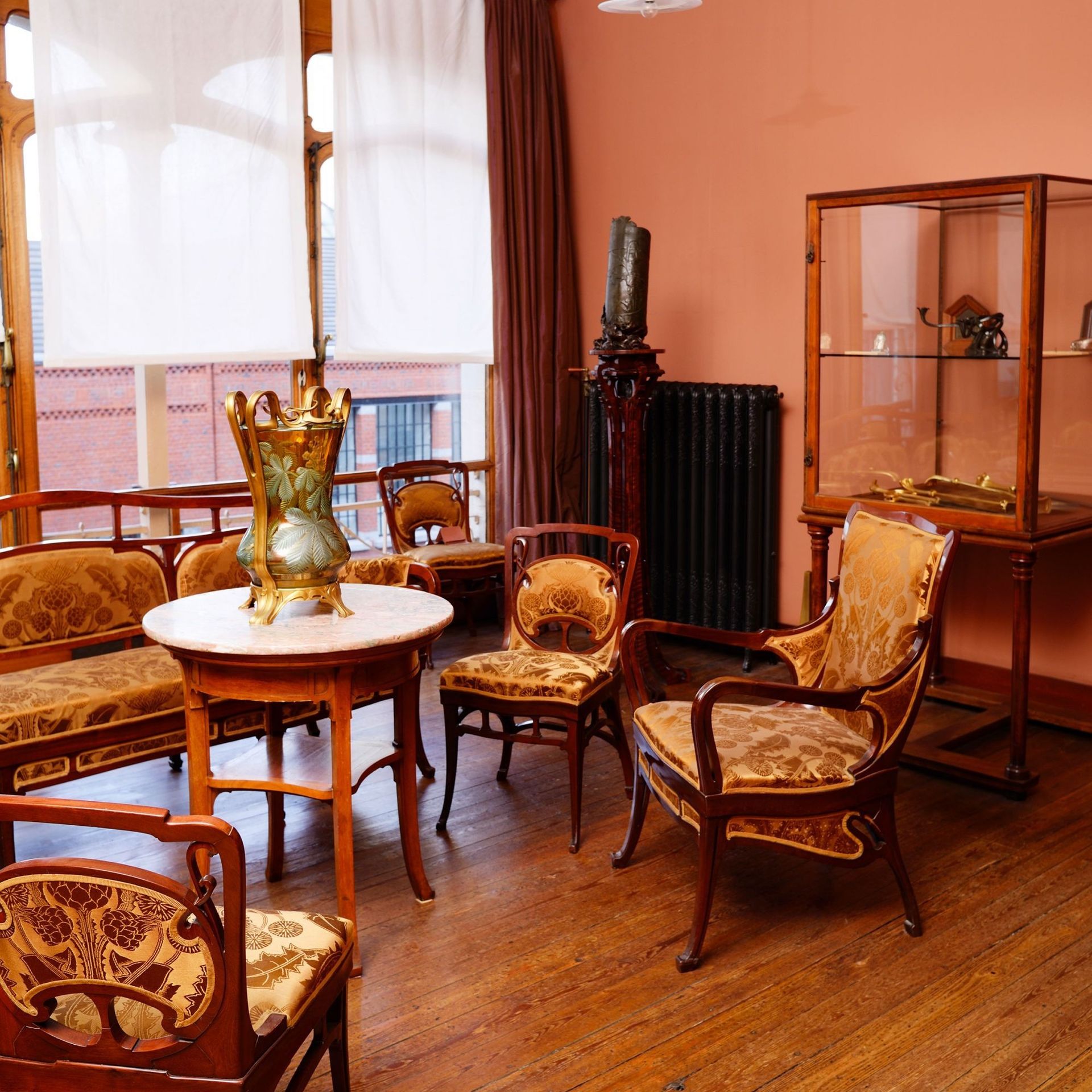 Le Musée Horta invite Cinq artistes à redécorer temporairement leurs ...