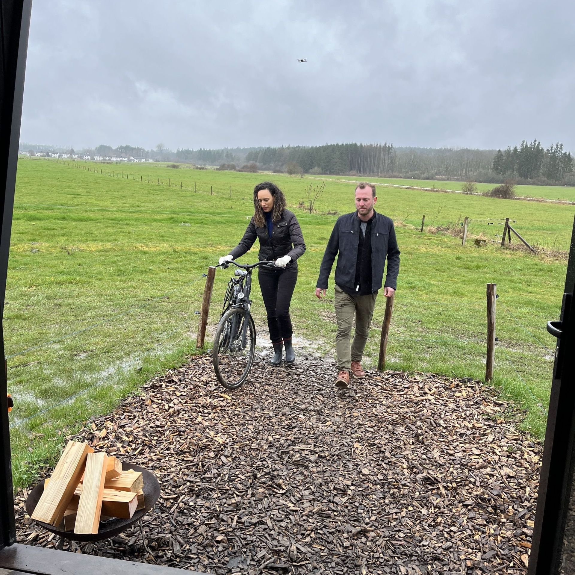 Les Cyclodges : un nouveau refuge pour les voyageurs à vélo - RTBF Actus