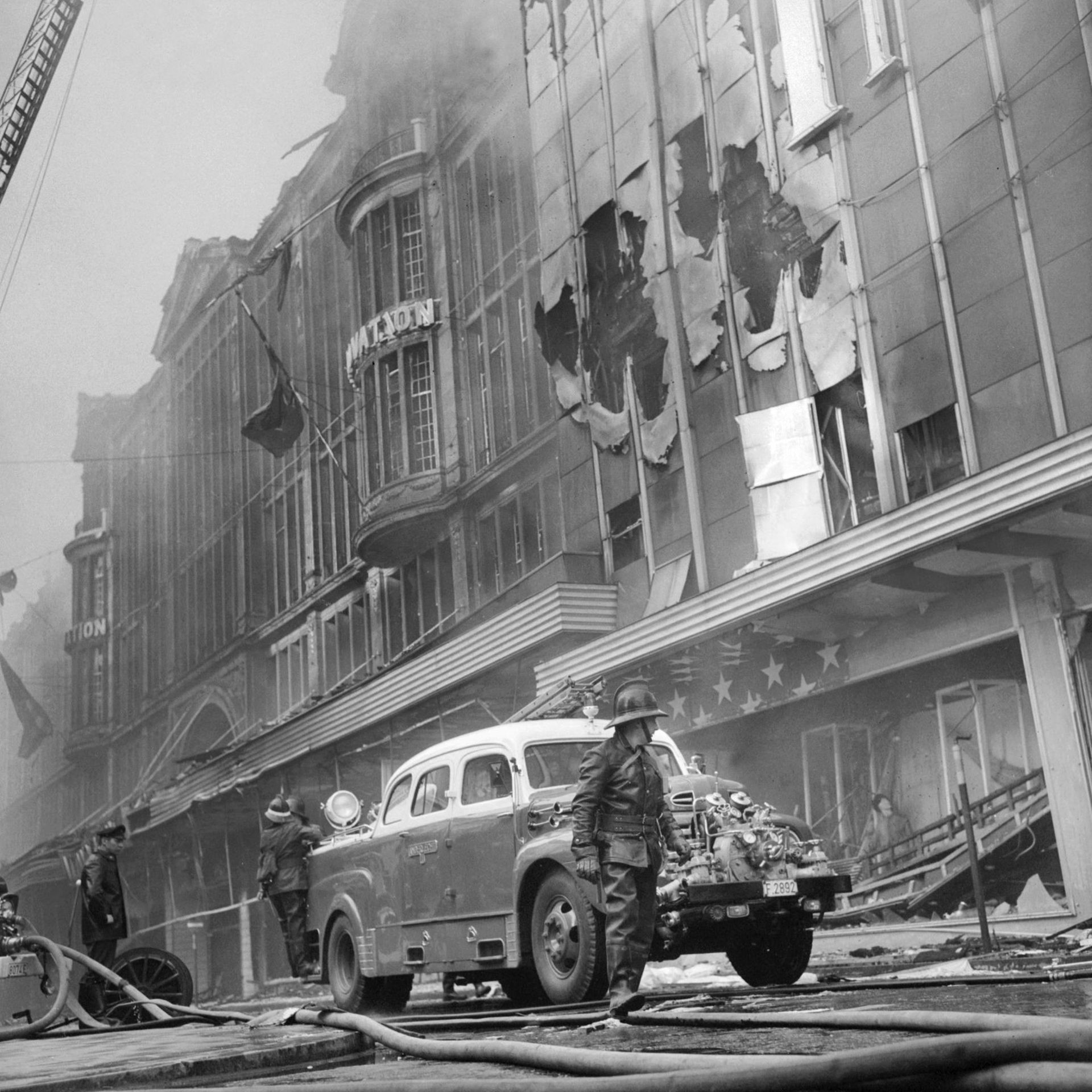 L'incendie de l'Innovation en 1967 : ces défaillances qui ont transformé le magasin en un ...