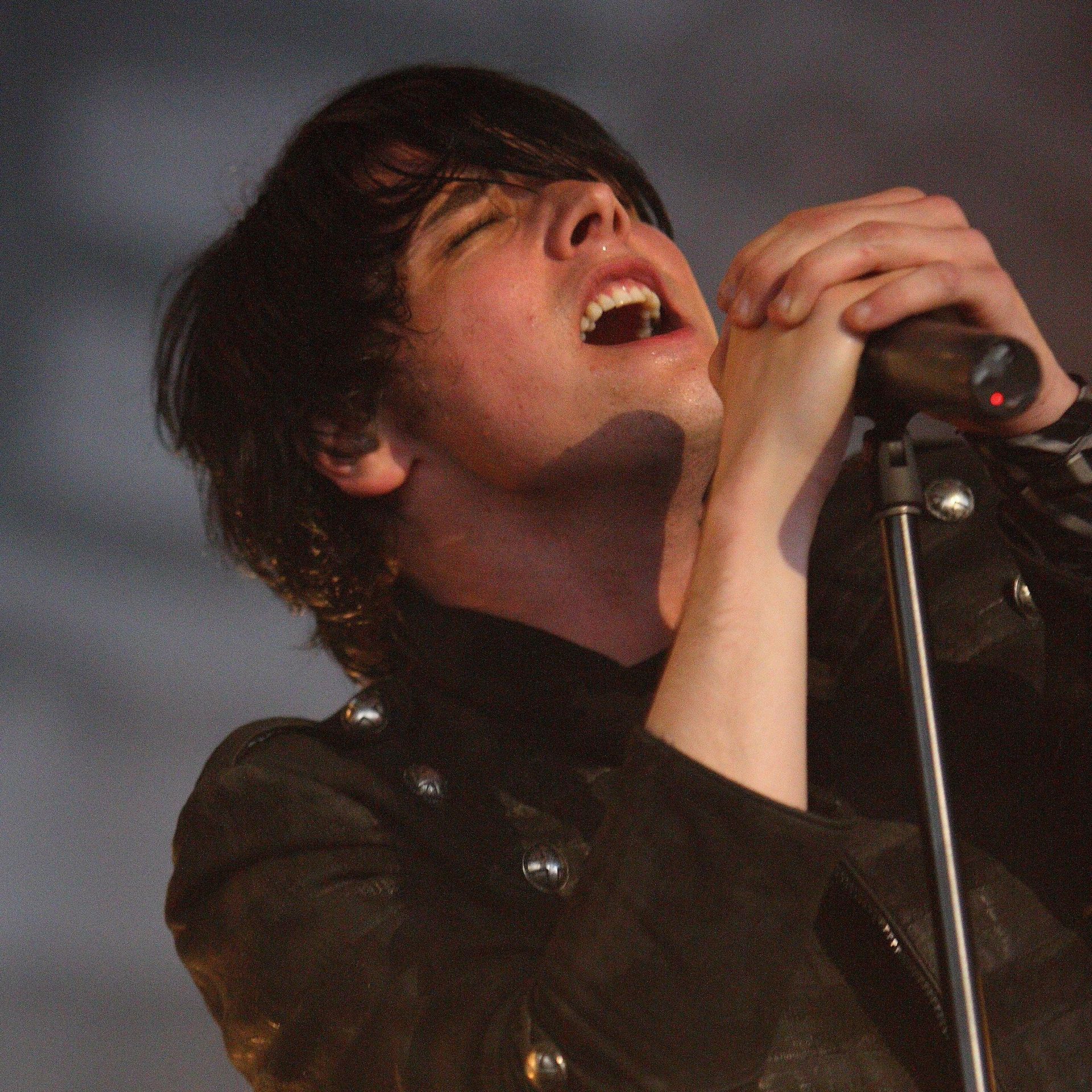 Portée par la nostalgie et les Z, la musique emo revient à la mode ...