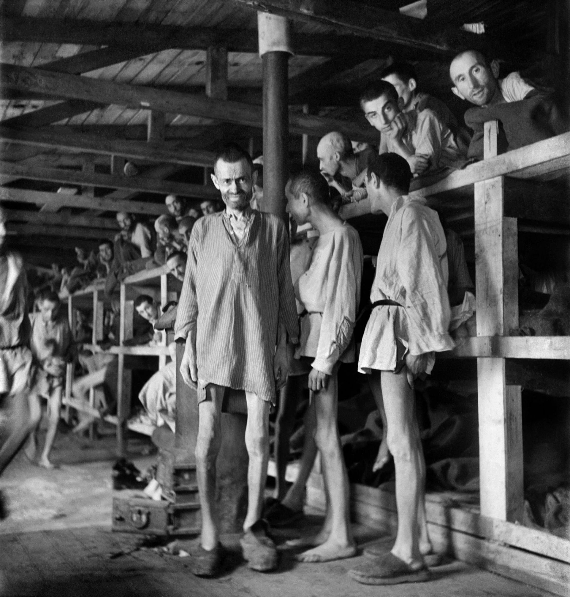 Camp de concentration de Buchenwald : 80 ans depuis la révolution des ...