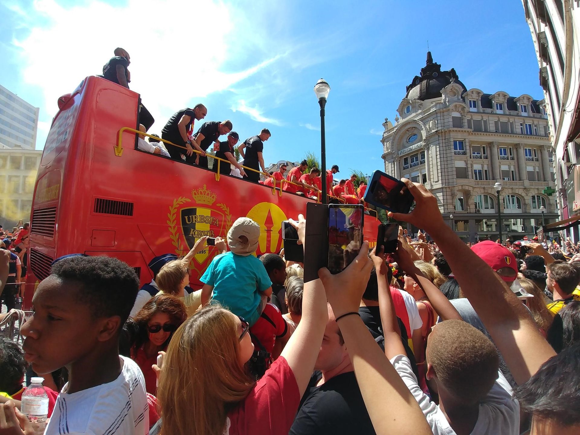 Environ 40.000 supporters ont fait la fête avec les Diables rouges à ...