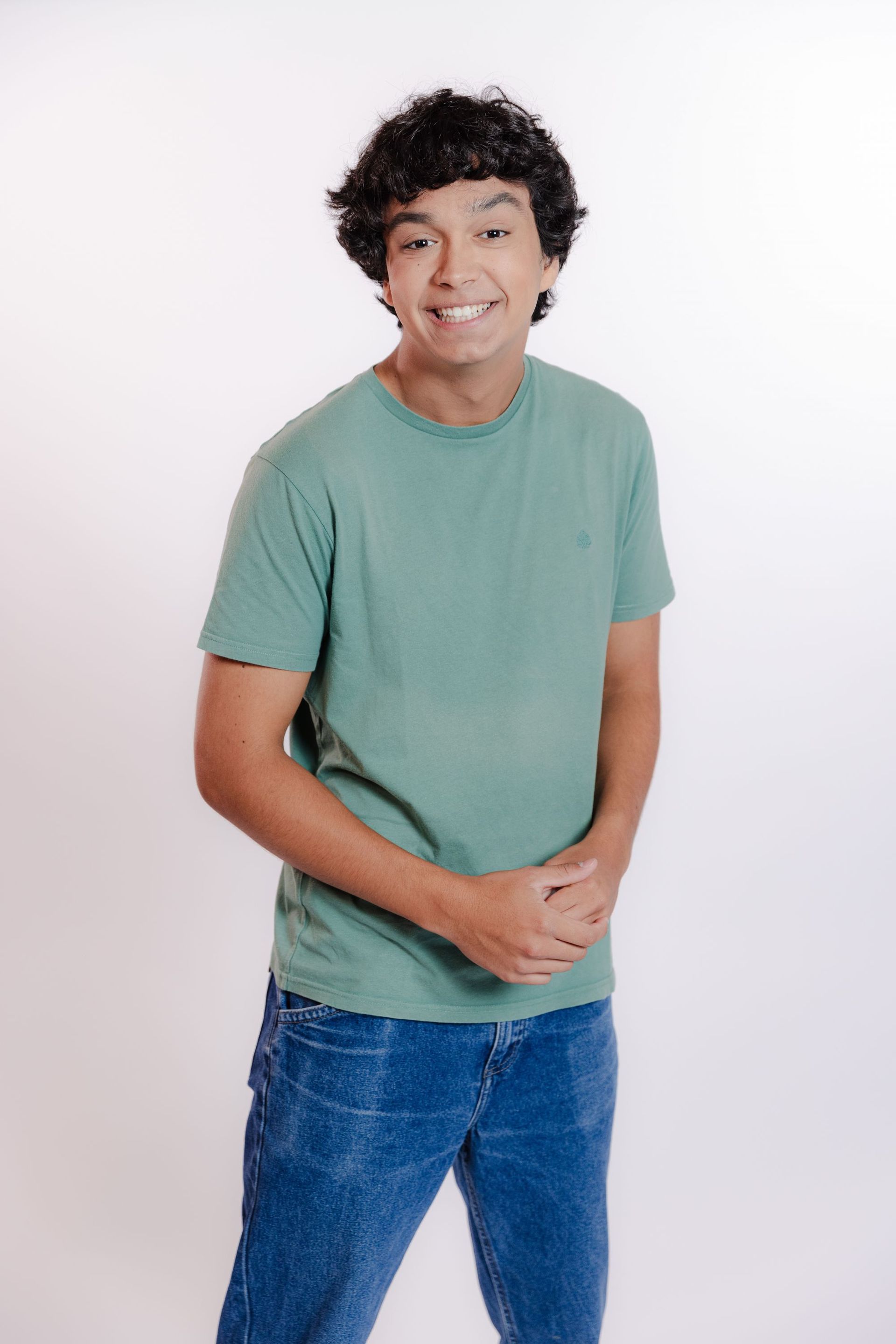 Robin, ton ami qui t'aide à réussir à l'école, à travers ta télévision ...