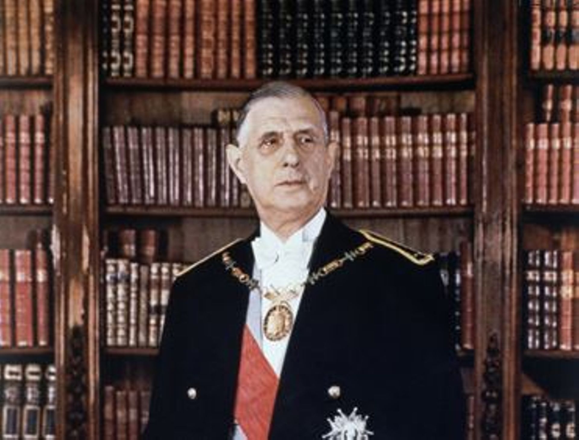 Voici le portrait officiel d'Emmanuel Macron - RTBF Actus