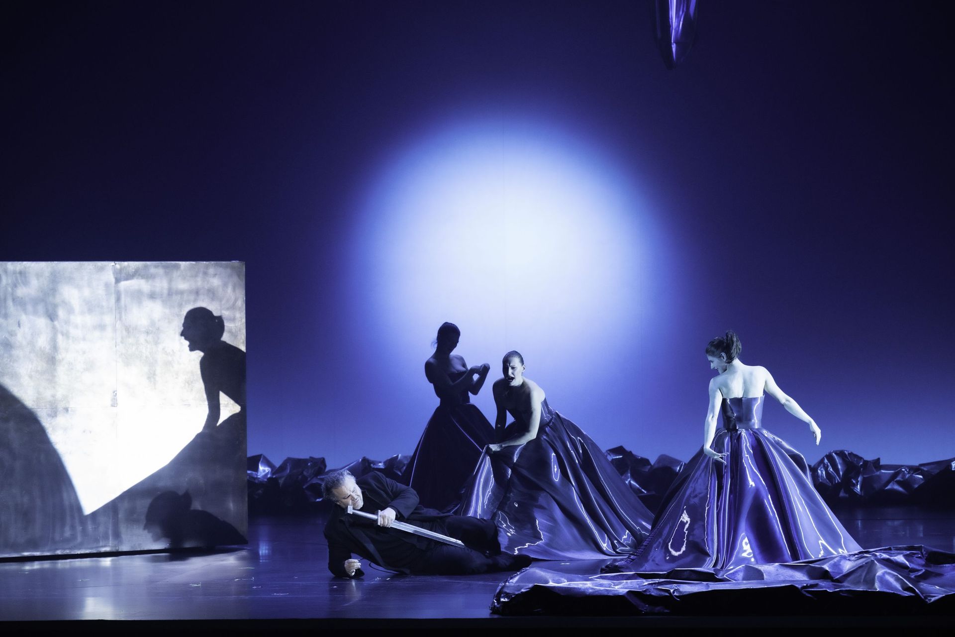 'Le Crépuscule des dieux' de Wagner à La Monnaie : une réussite ...