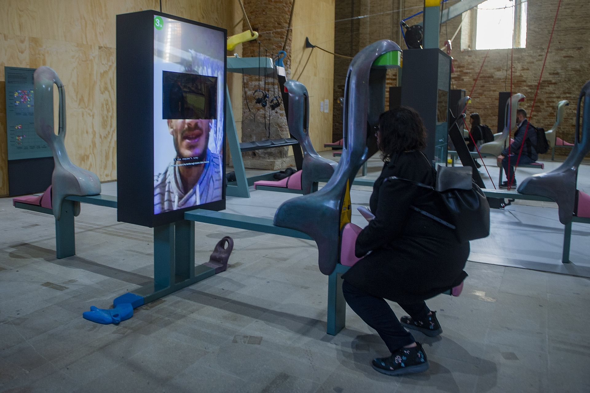 Neil Beloufa expose son 'Pandemic Pandemonium' à la galerie CLEARING ...