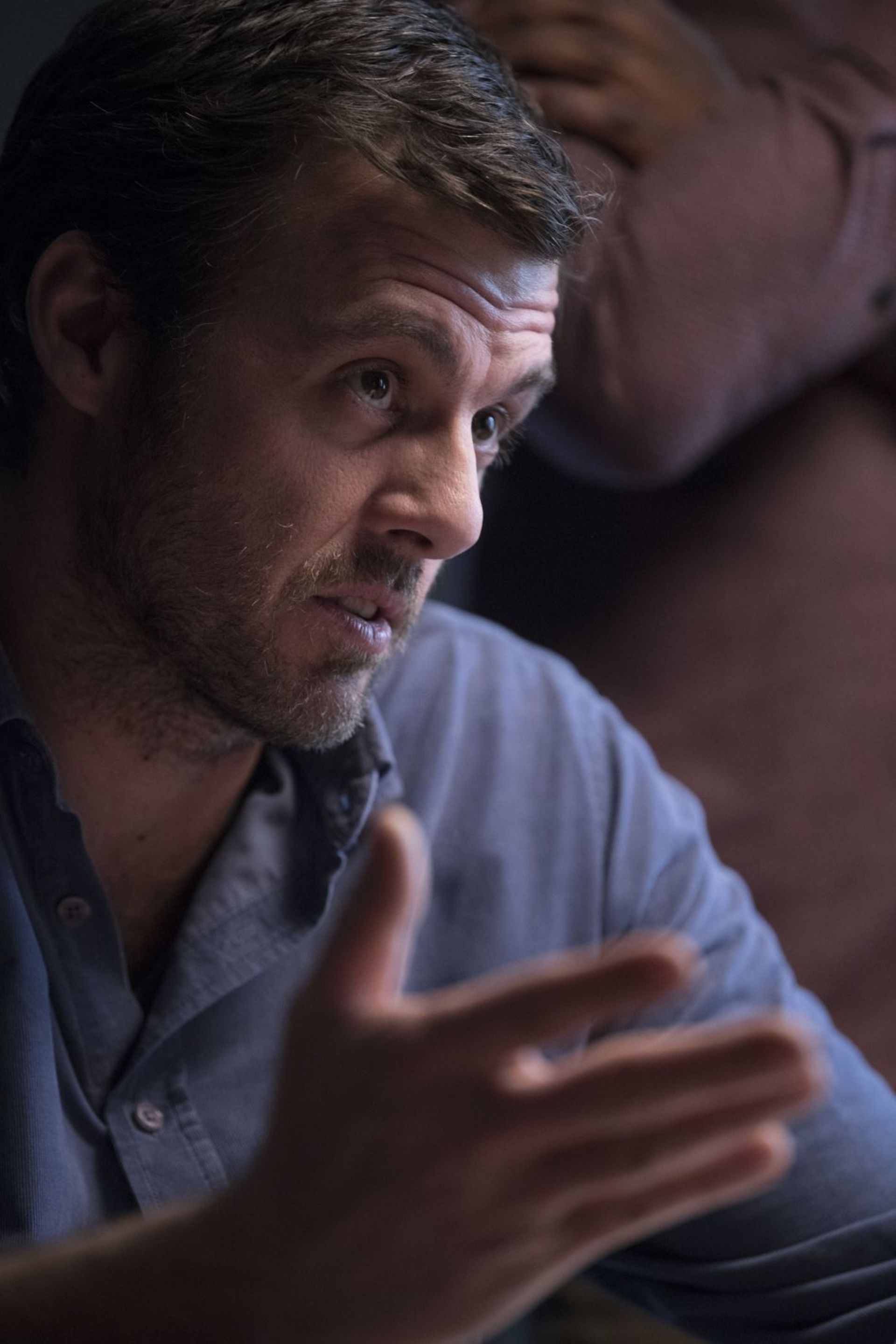 Qui se cache derrière le flic de 'Noces rouges'