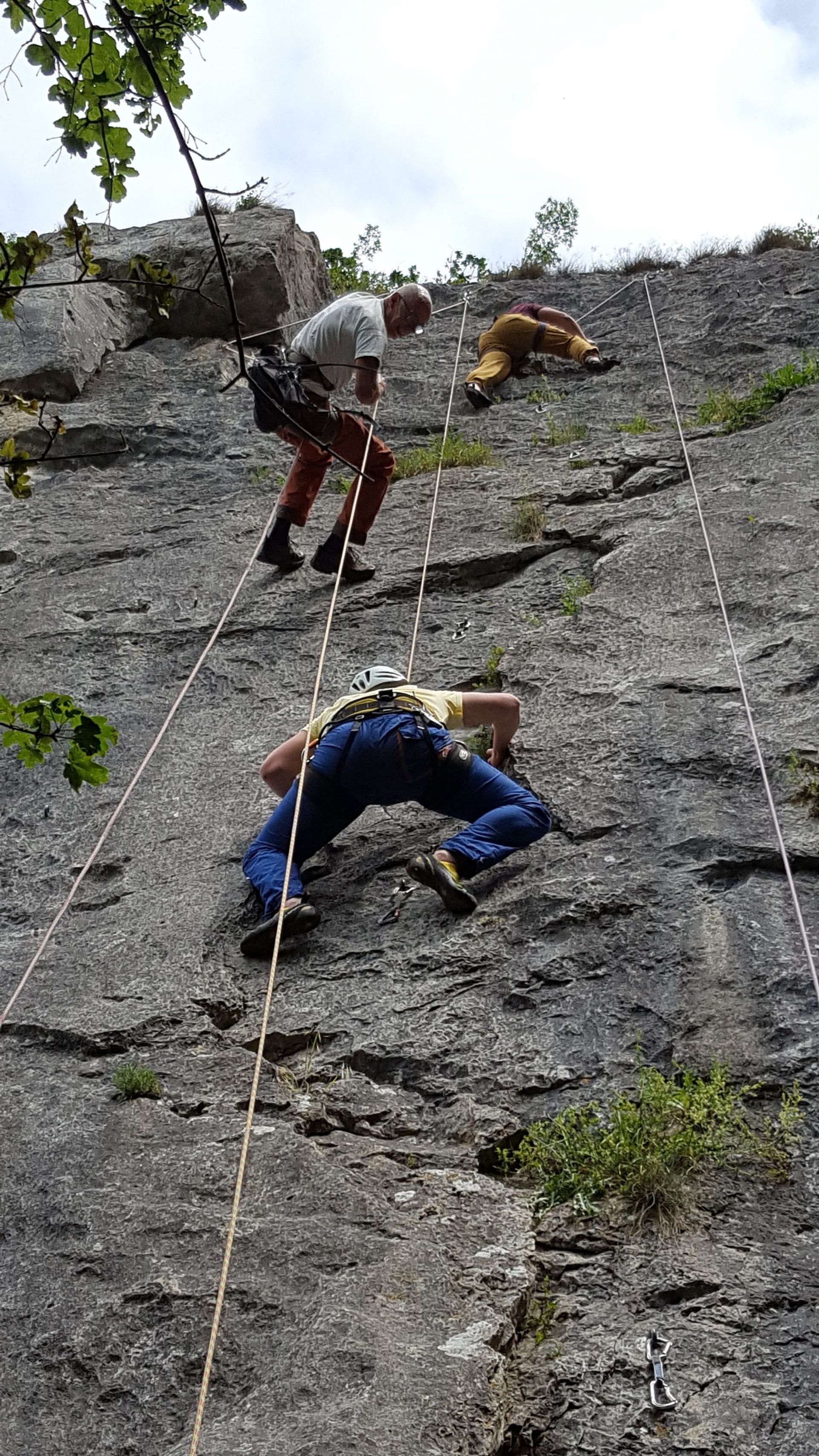 Escalade et ski nautique à Hastière - RTBF Actus