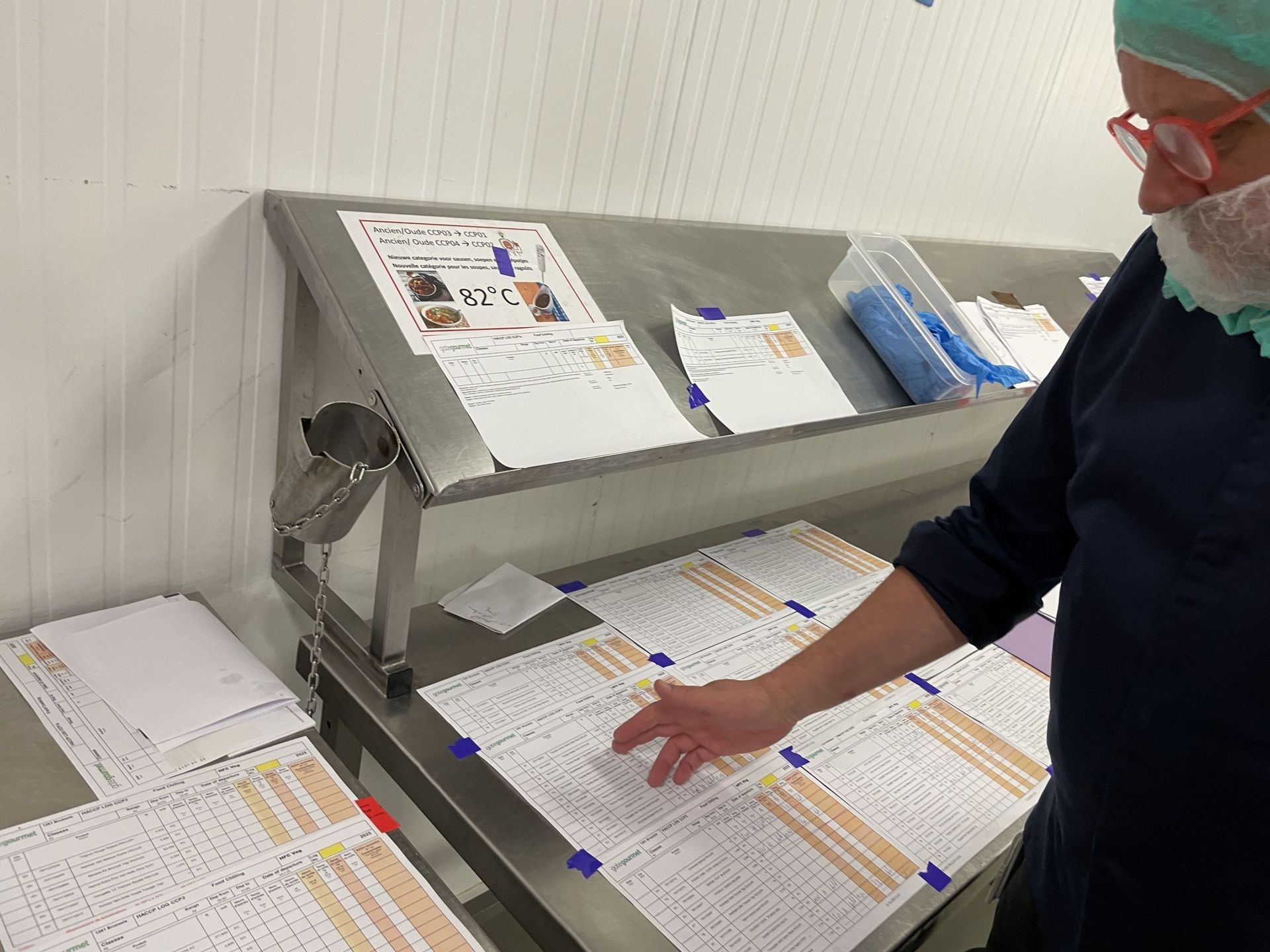 Comment sont préparés les plateaux-repas servis dans les avions ? Cap ...