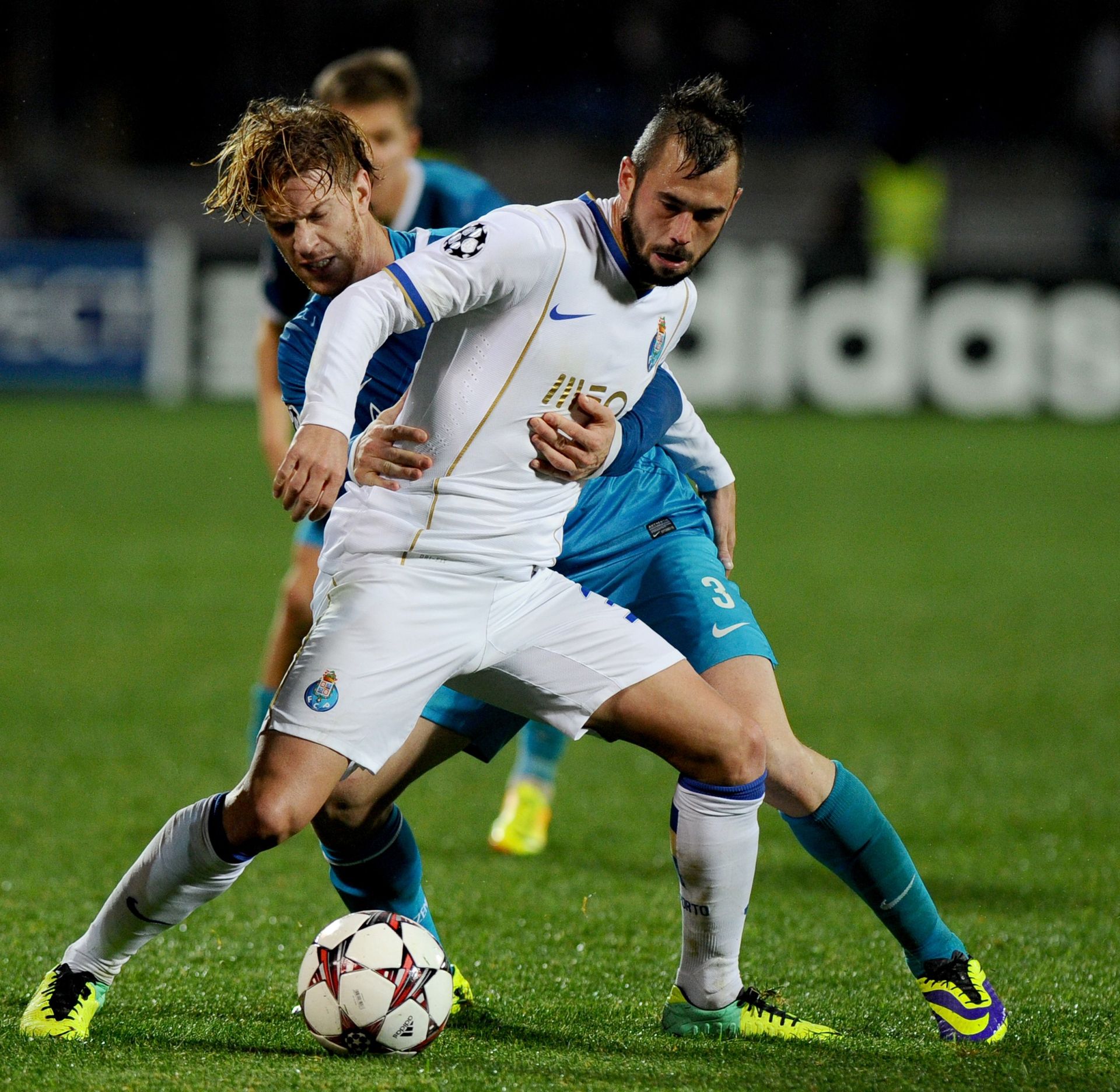 Lucho parti, Steven Defour sourit - RTBF Actus